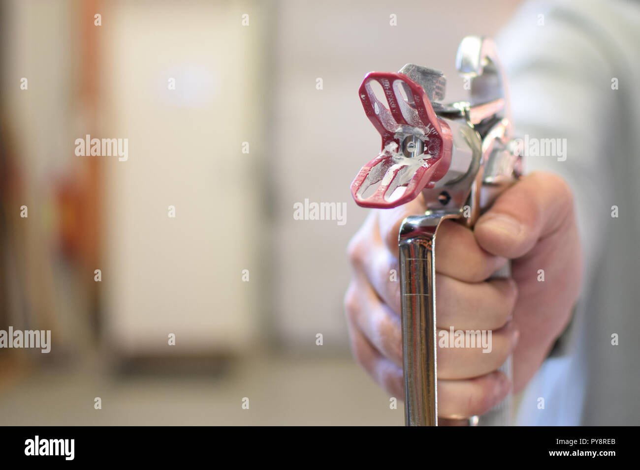 Paint spray gun hi-res stock photography and images - Alamy