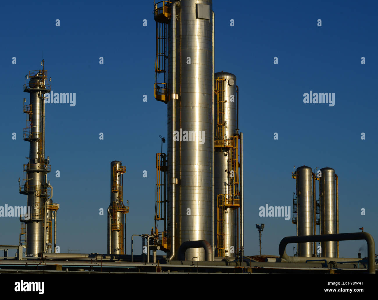 Oil towers hi-res stock photography and images - Alamy