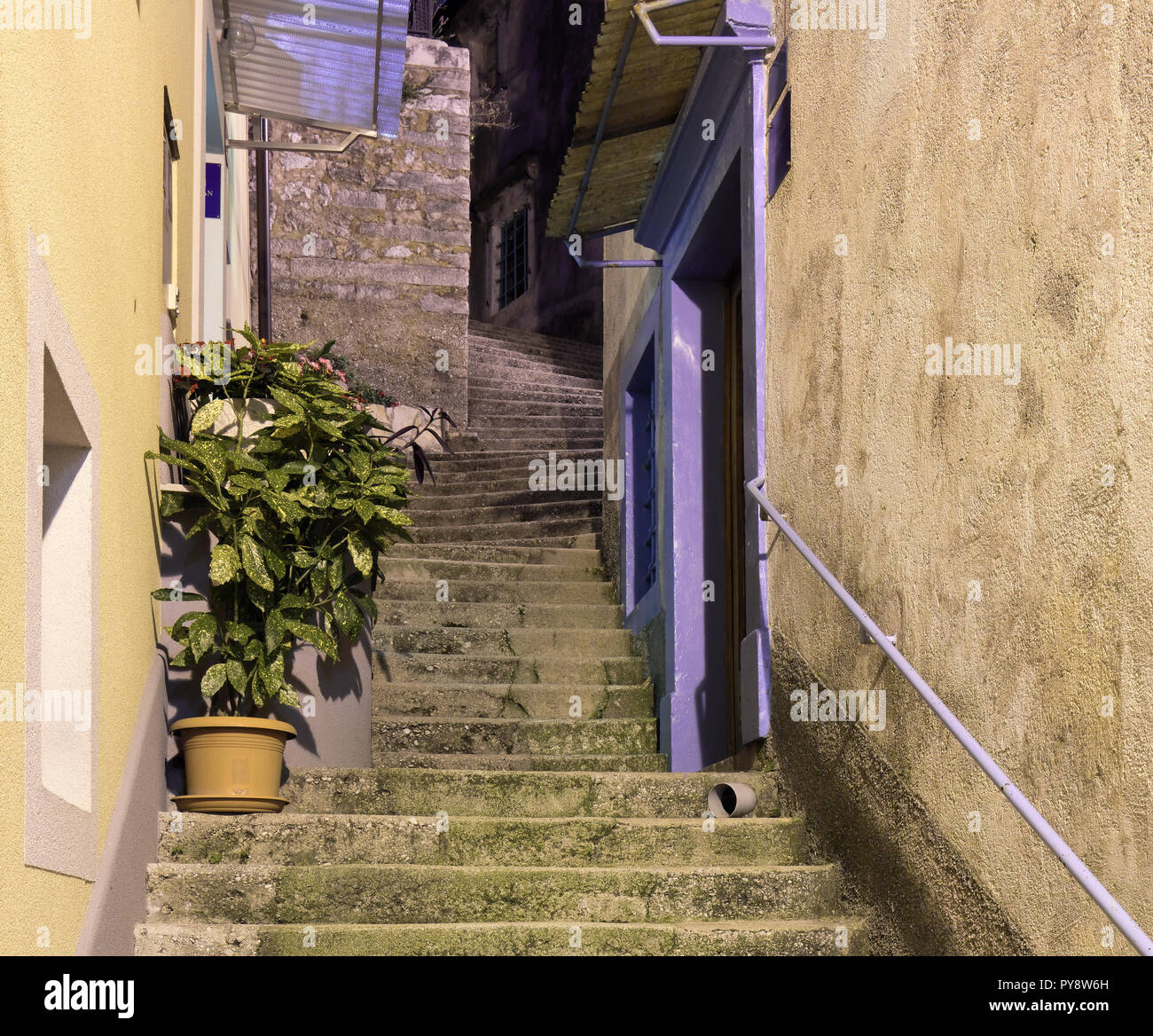 Long stairs hi-res stock photography and images - Alamy