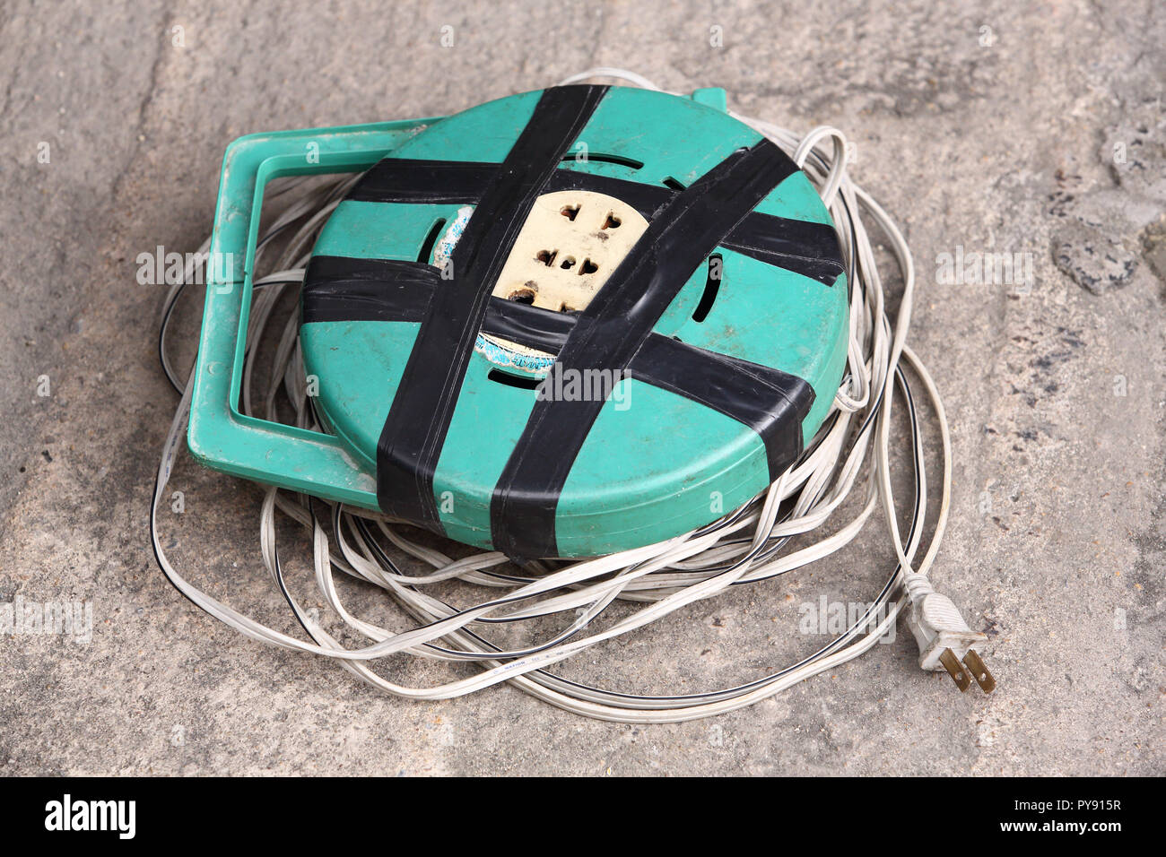 Ground power lead hi-res stock photography and images - Alamy