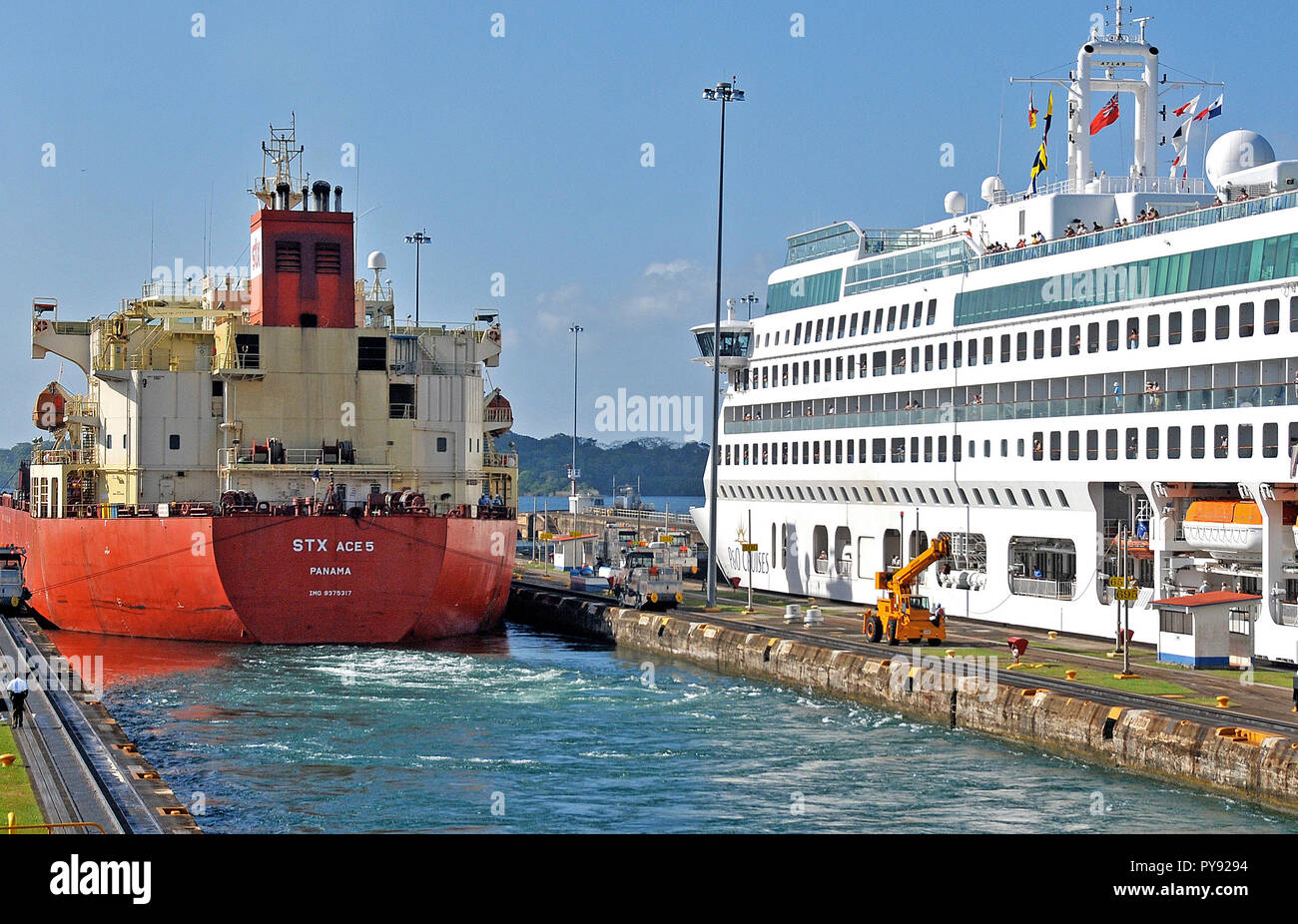 Panama canal cruise hi-res stock photography and images - Alamy