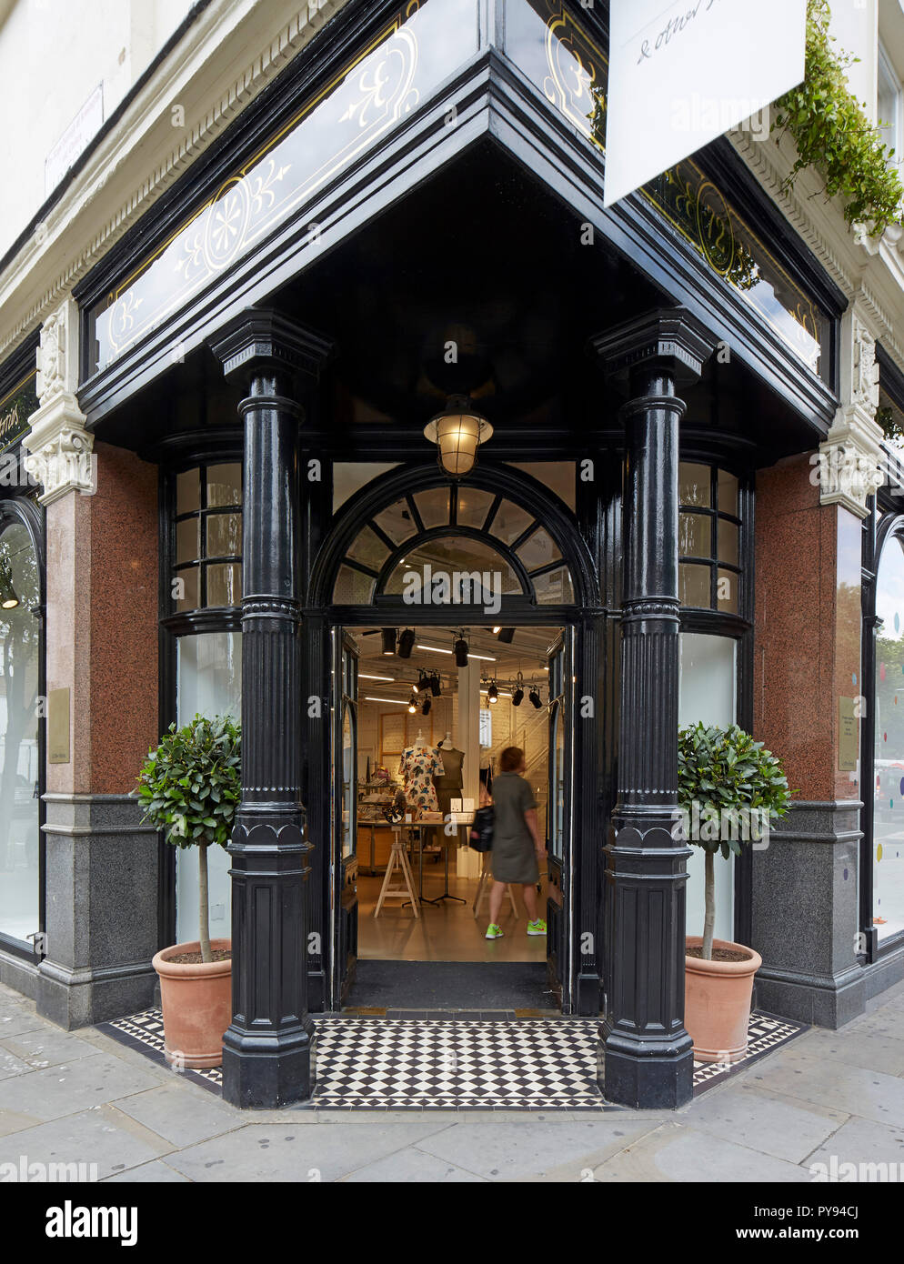 General Retail on Kings Road, Chelsea. Architectural Stock, London ...