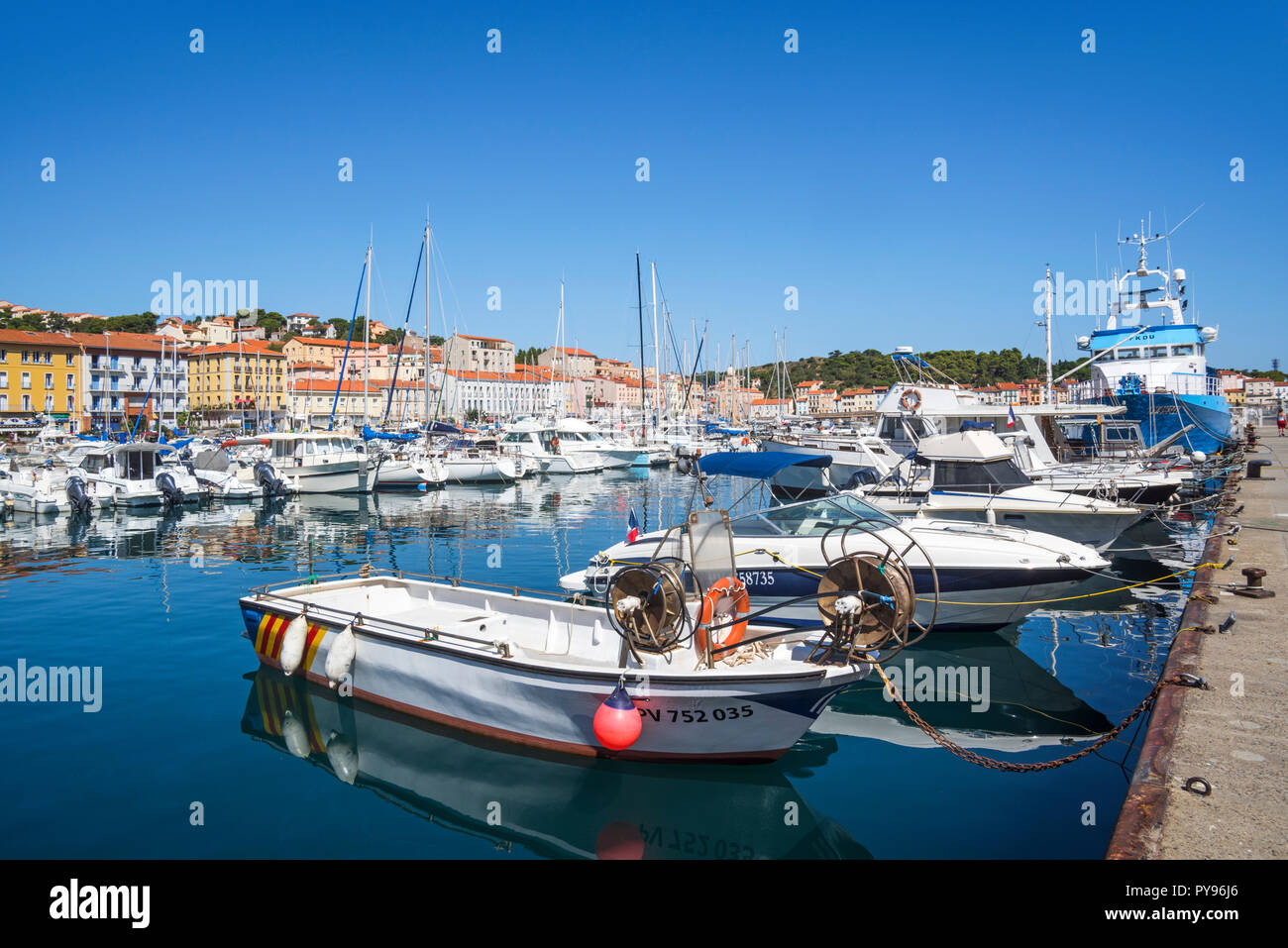 Port basin hi-res stock photography and images - Alamy