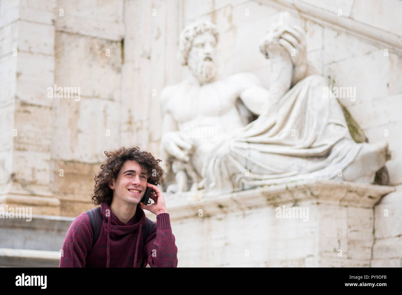 Talking sculptures hi-res stock photography and images - Alamy