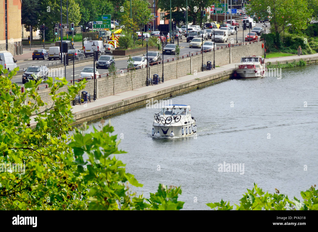 Maidstone kent england river boat hi-res stock photography and images ...