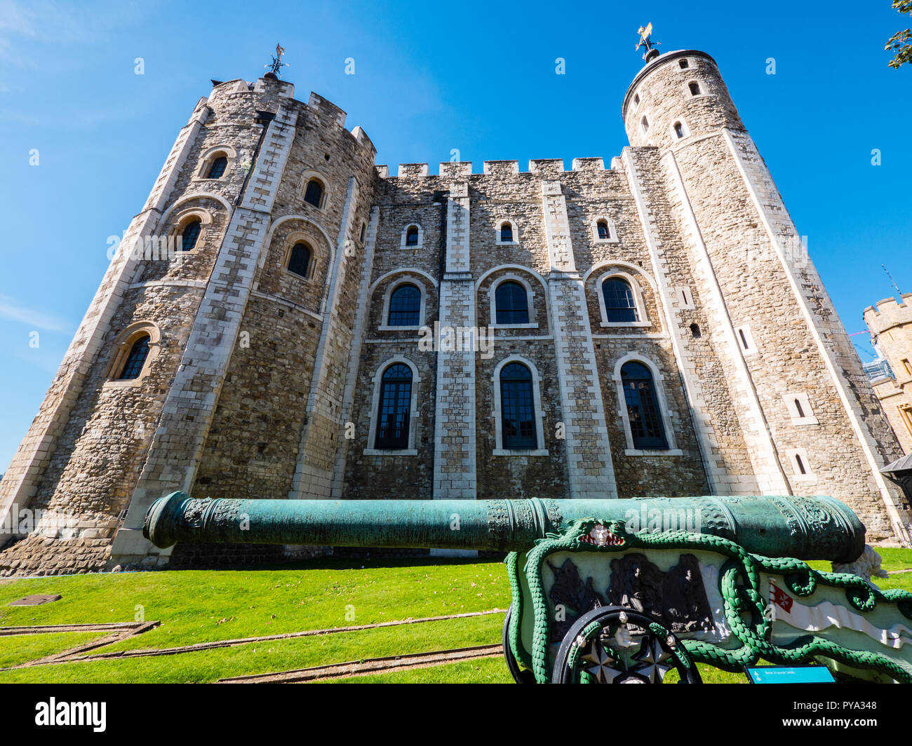 Dragon cannon tower of london hi-res stock photography and images - Alamy