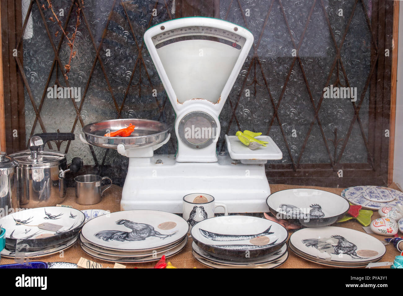Vintage weight scale and ceramic dishes Stock Photo - Alamy