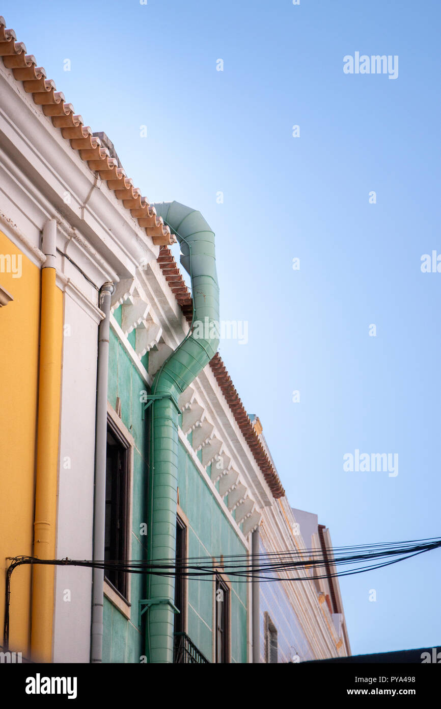 typical portuguese architecture of buildings on the Algarve Stock Photo ...