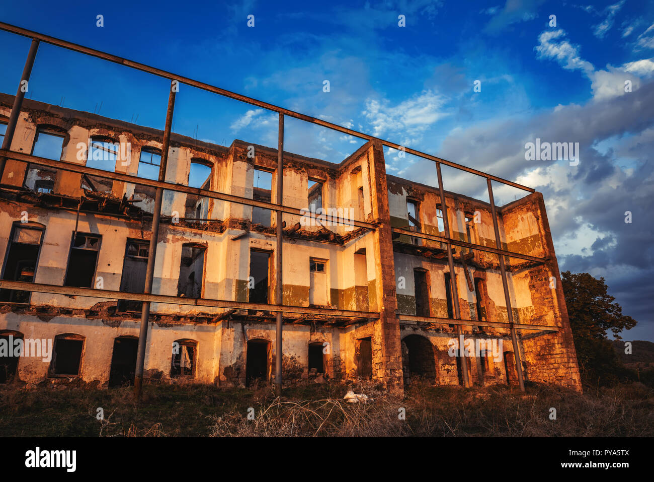 Weird house exterior hi-res stock photography and images - Alamy