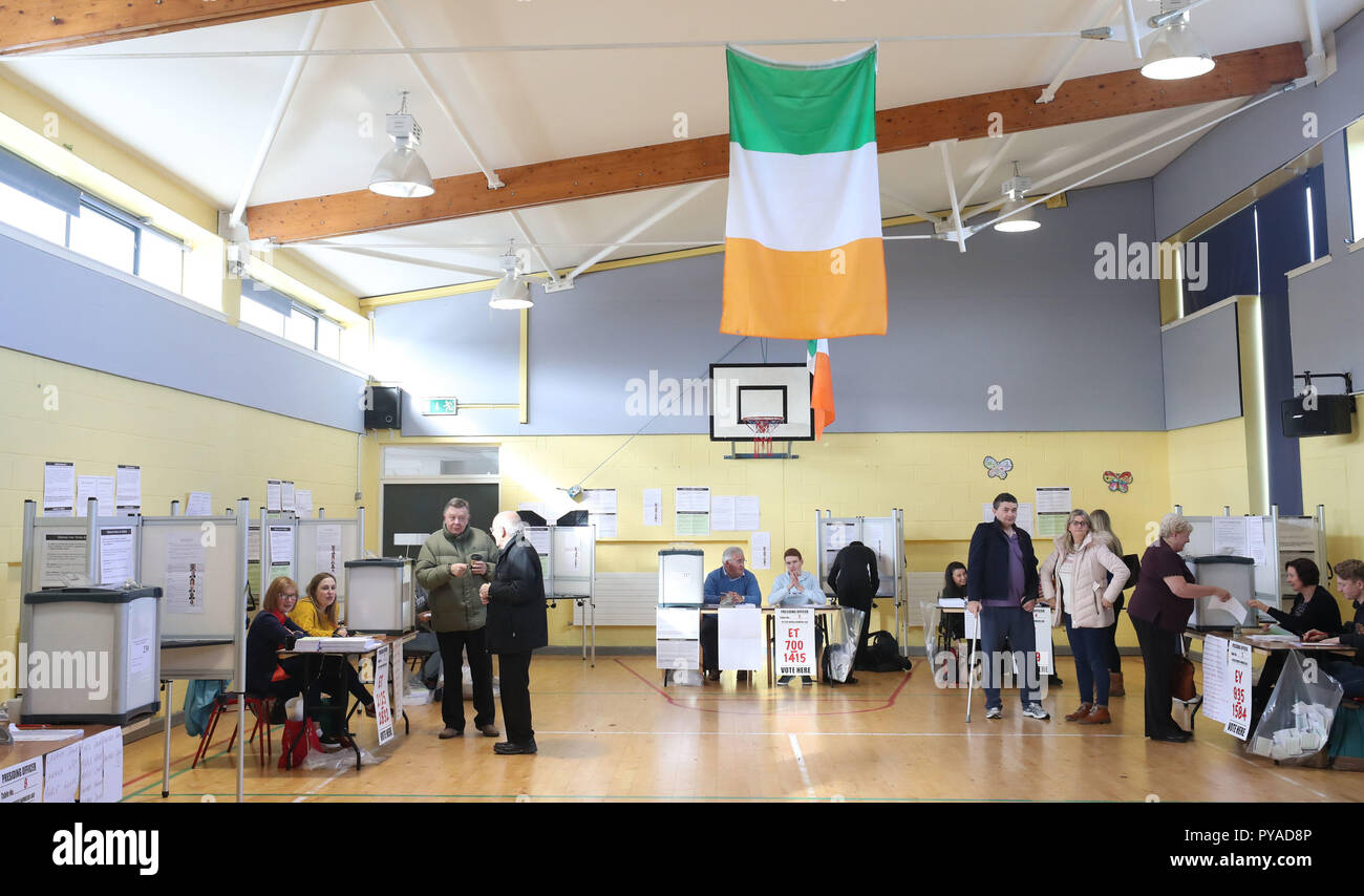 Irish presidential election scoil thomais hi-res stock photography and ...