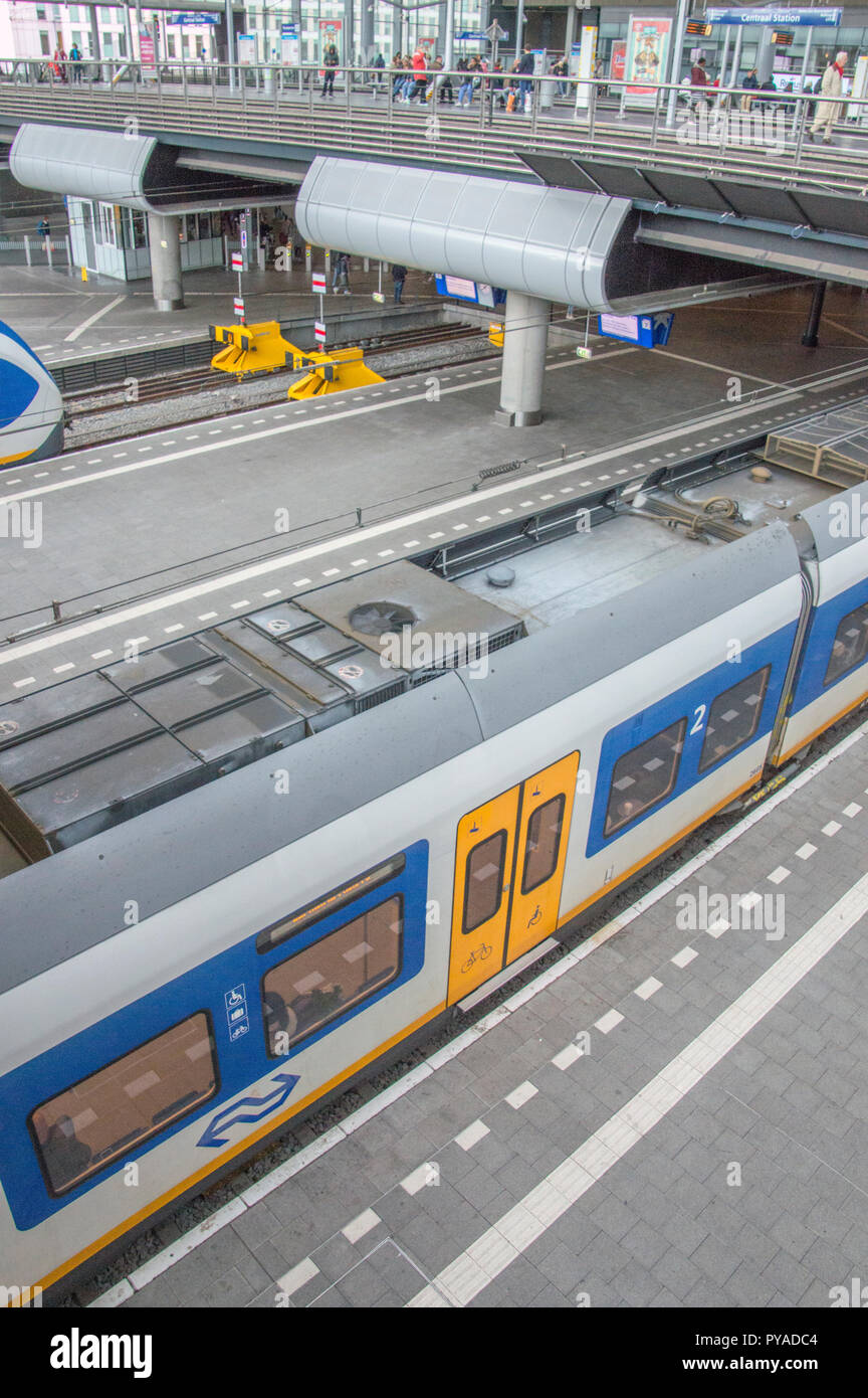 Side view ns train hi-res stock photography and images - Alamy