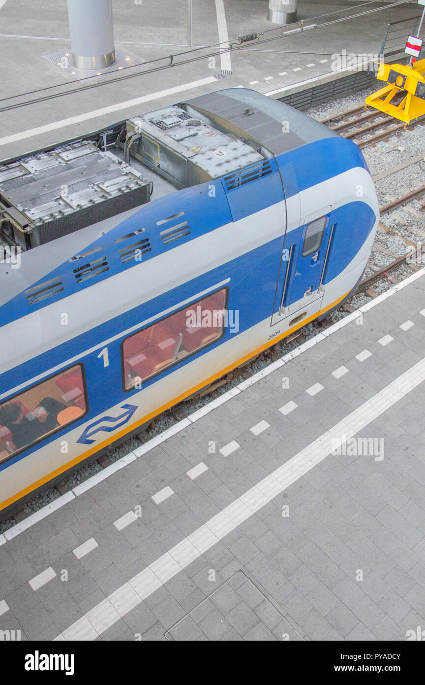 Side view ns train hi-res stock photography and images - Alamy