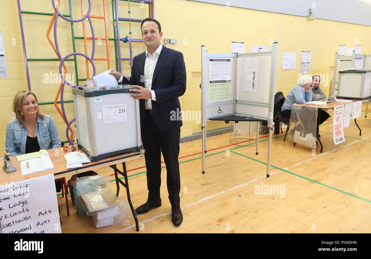 Irish presidential election scoil thomais hi-res stock photography and ...