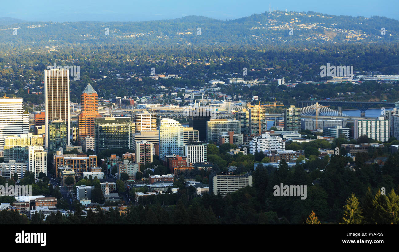 Portland oregon city center hi-res stock photography and images - Alamy