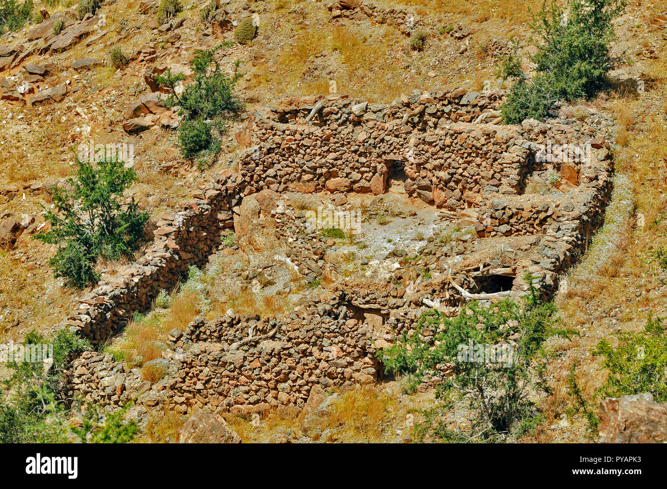 Building made of rocks hi-res stock photography and images - Alamy