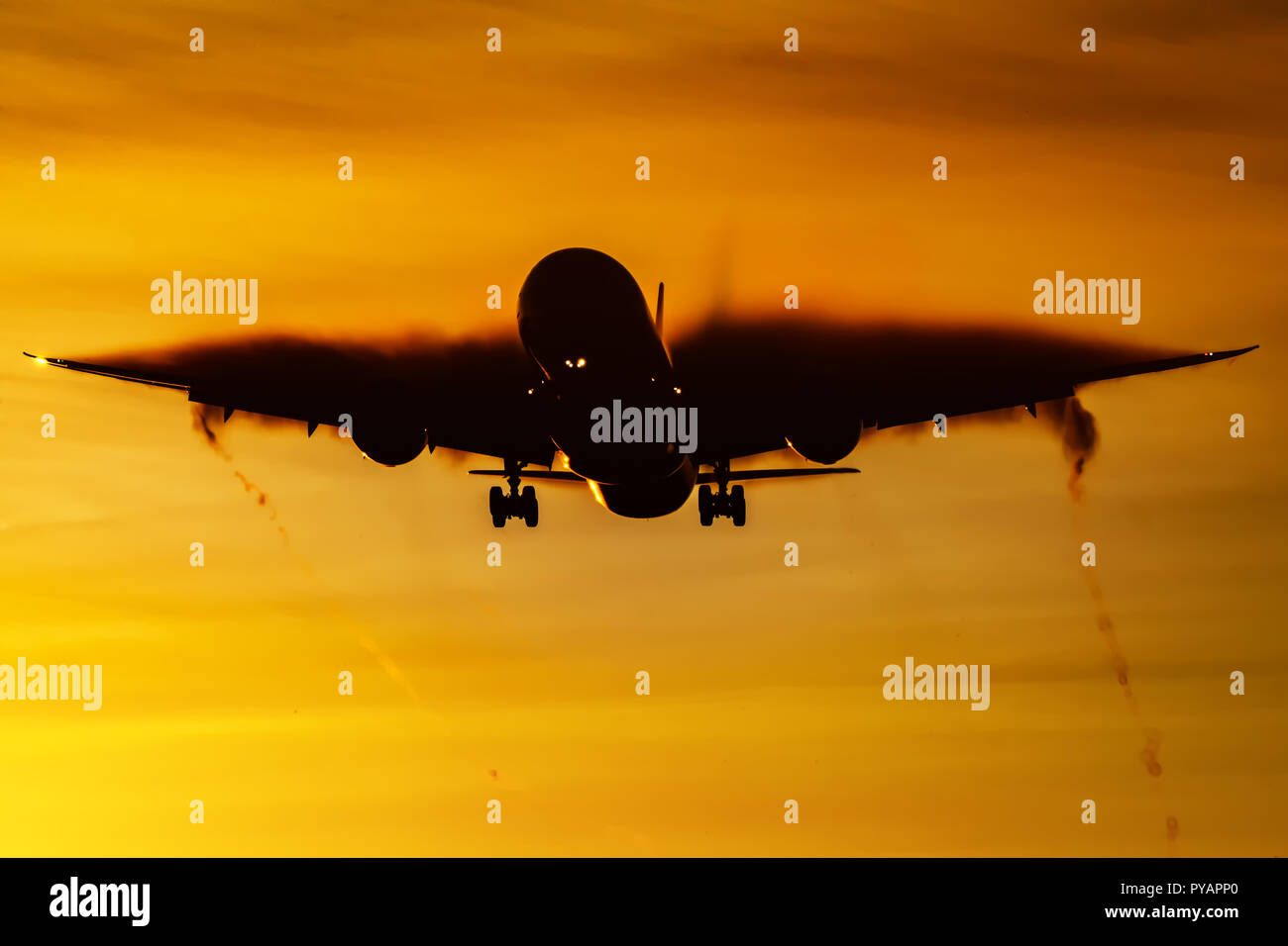 787 Dreamliner on arrival into Heathrow Airport During sunrise with a ...