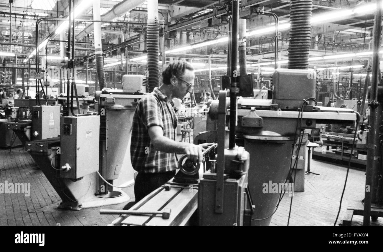Production of engines, axles and other parts of car production at the ...