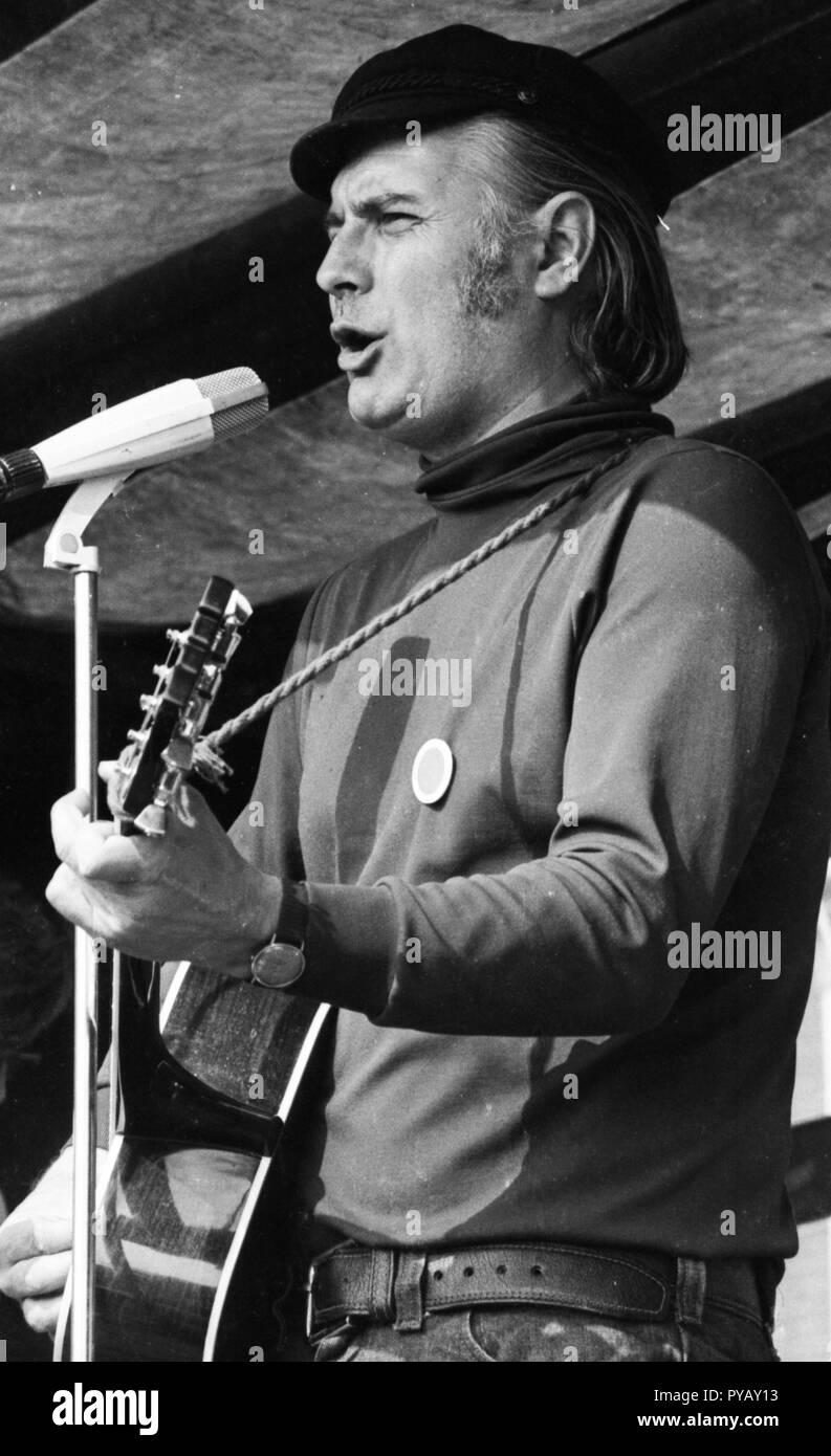 Secondary support Black and White Stock Photos & Images - Alamy