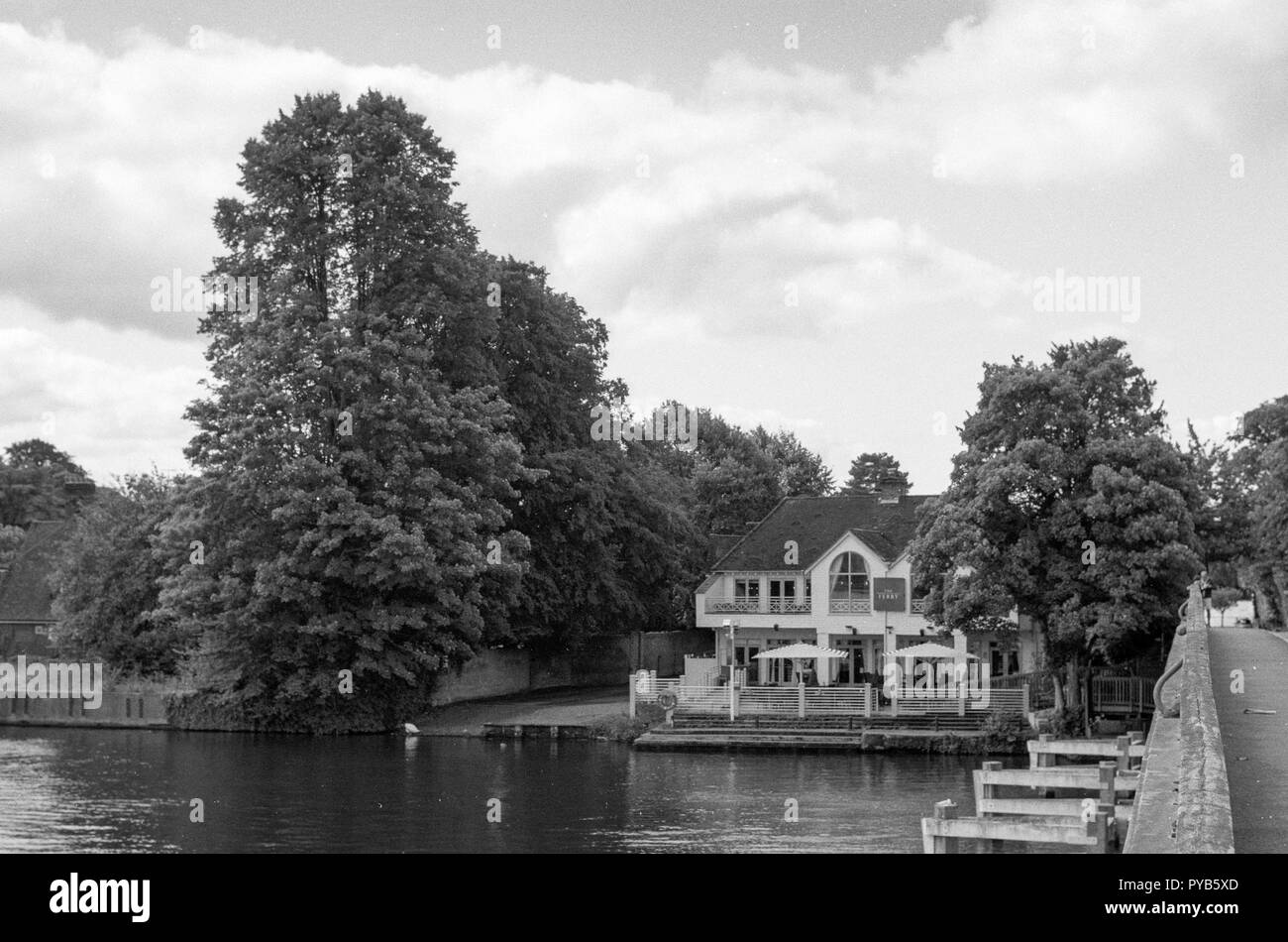 The ferry at cookham Black and White Stock Photos & Images - Alamy