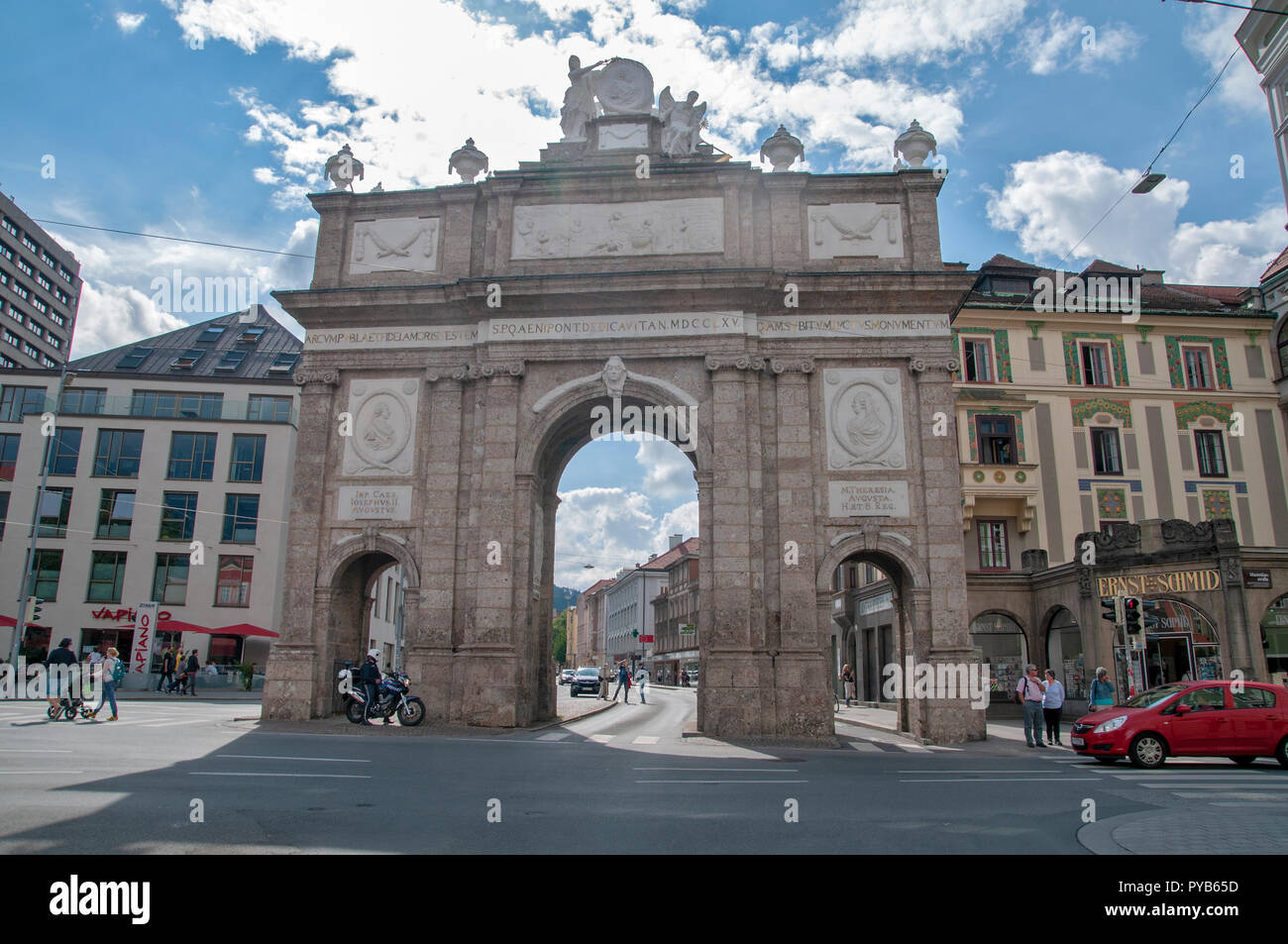 Triumphal arch triumphpforte maria theresien hi-res stock photography ...