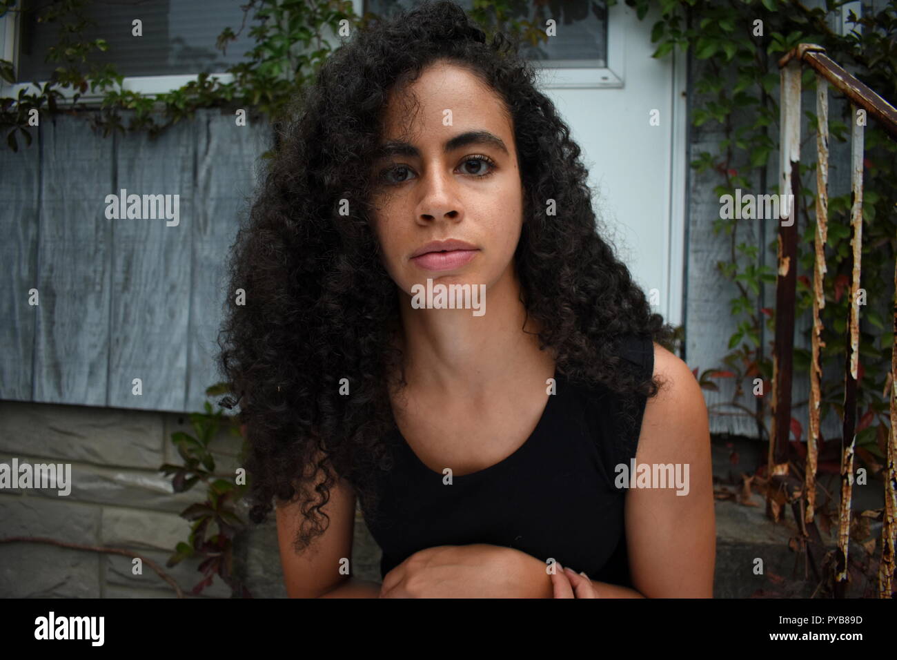 Artsy model hi-res stock photography and images - Alamy