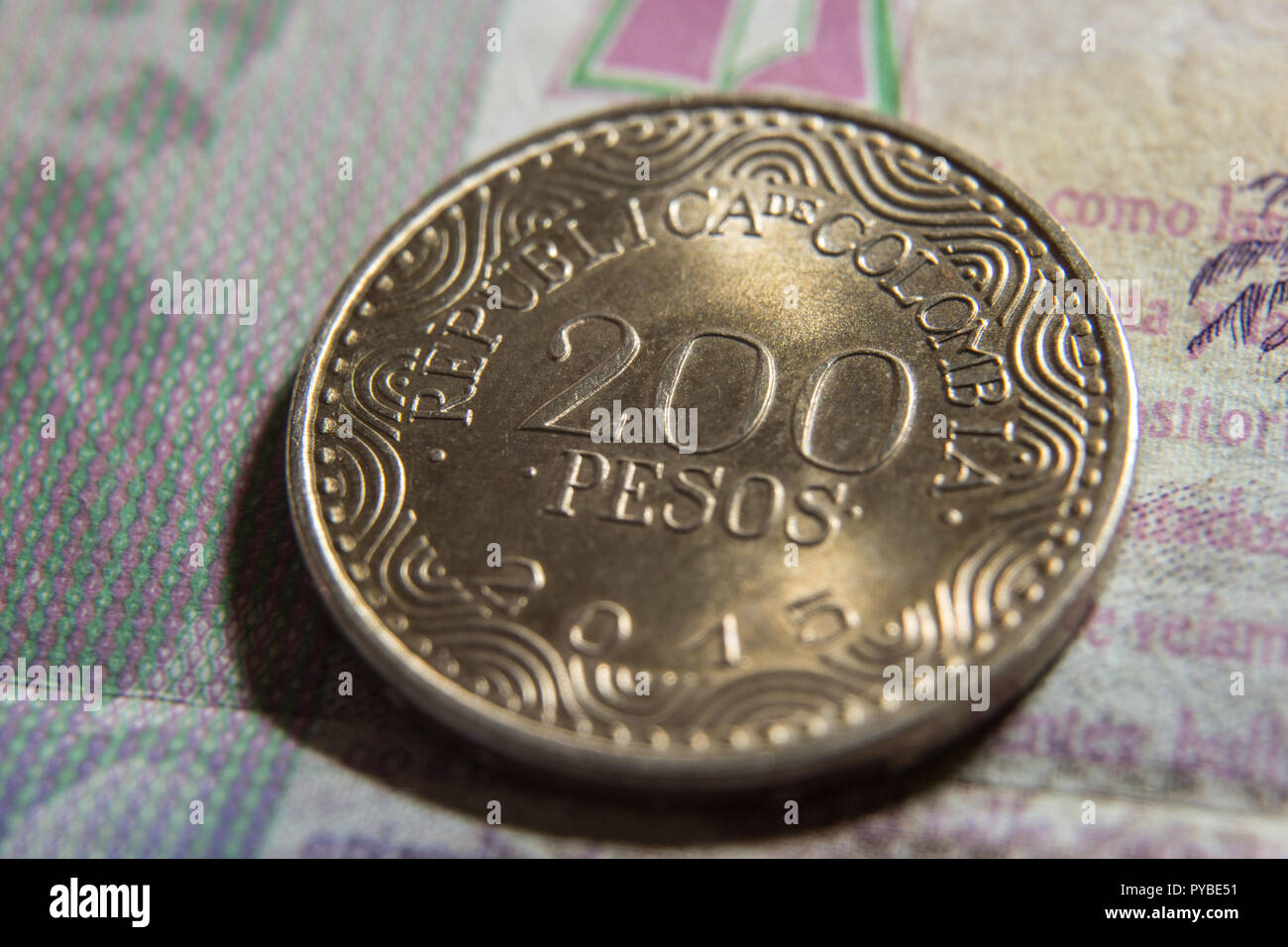 200 pesos coin Stock Photo - Alamy