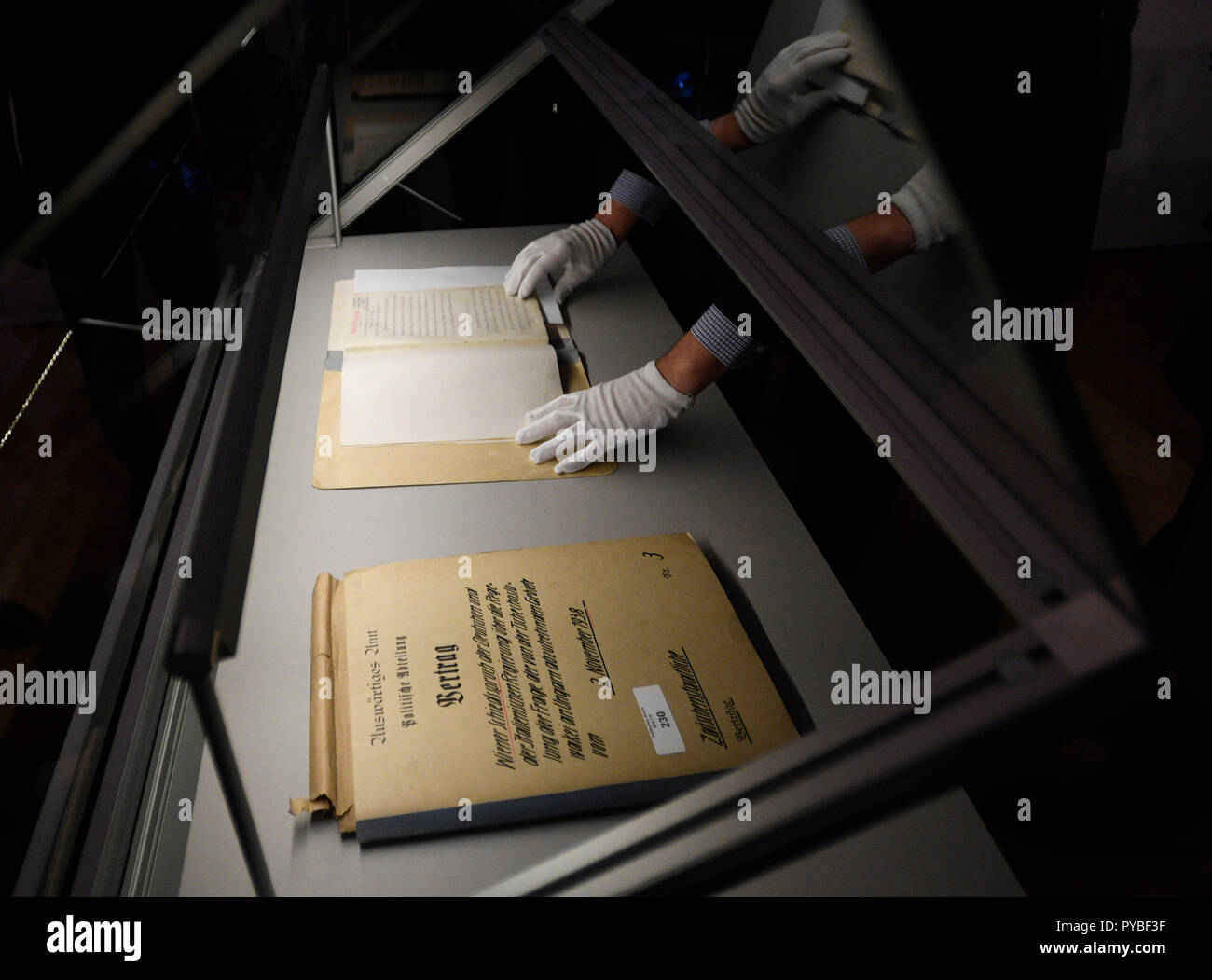 Munich agreement hi-res stock photography and images - Alamy