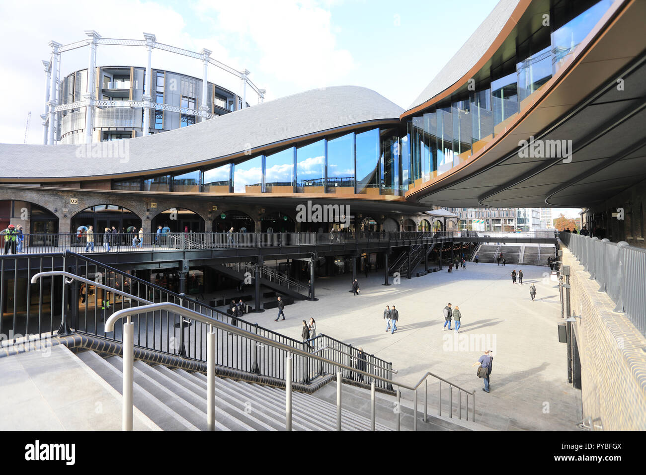 Coal drops yard shopping centre hi-res stock photography and images - Alamy