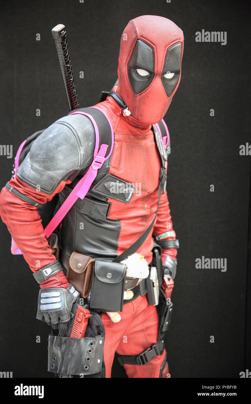 ExCel, London, 26th Oct 2018. Deadpool poses fiercely. MCM Comic Con ...