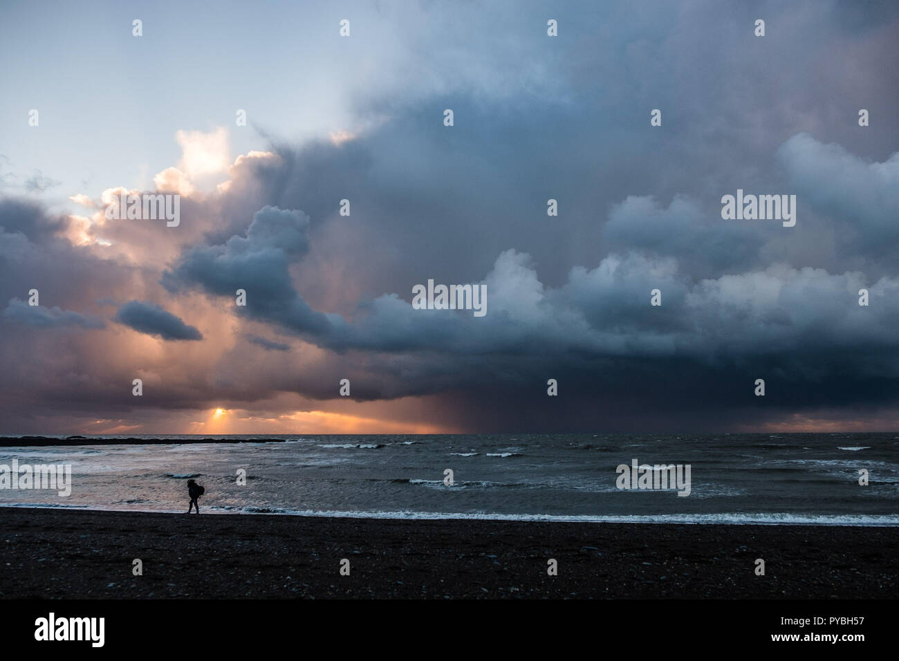 End rain hail storm hi-res stock photography and images - Alamy