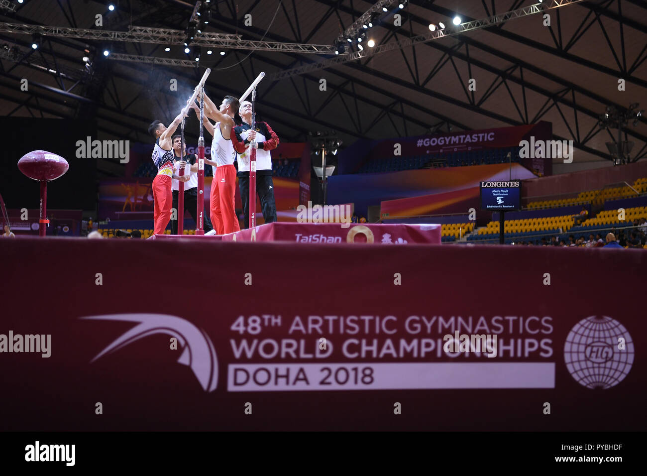 Doha, Katar. 26th Oct, 2018. Team Germany Gymnastics at the bar. GES ...
