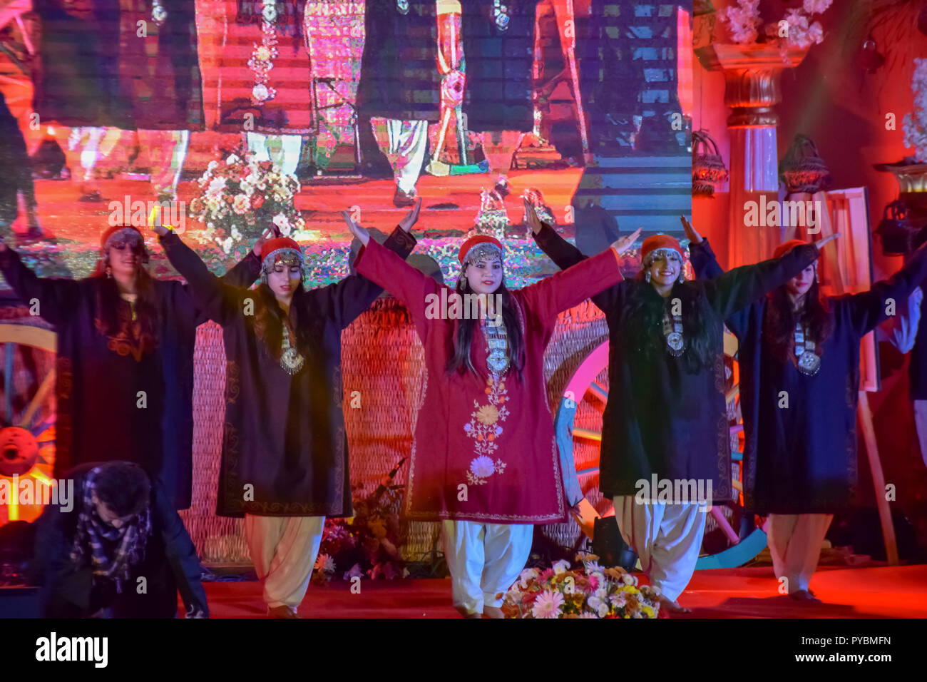 Kashmiri dance hi-res stock photography and images - Alamy