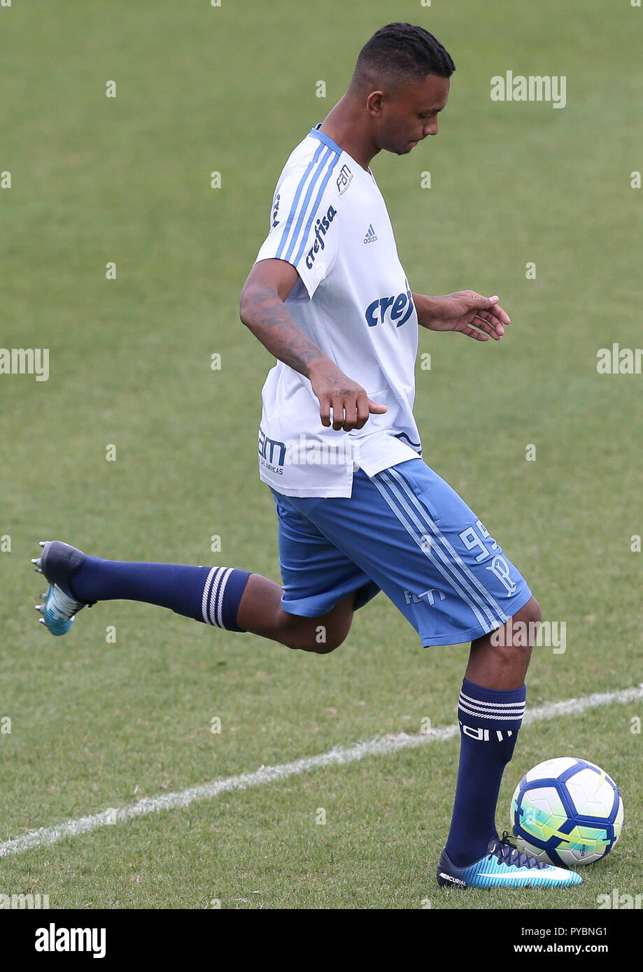 Luan candido hi-res stock photography and images - Alamy