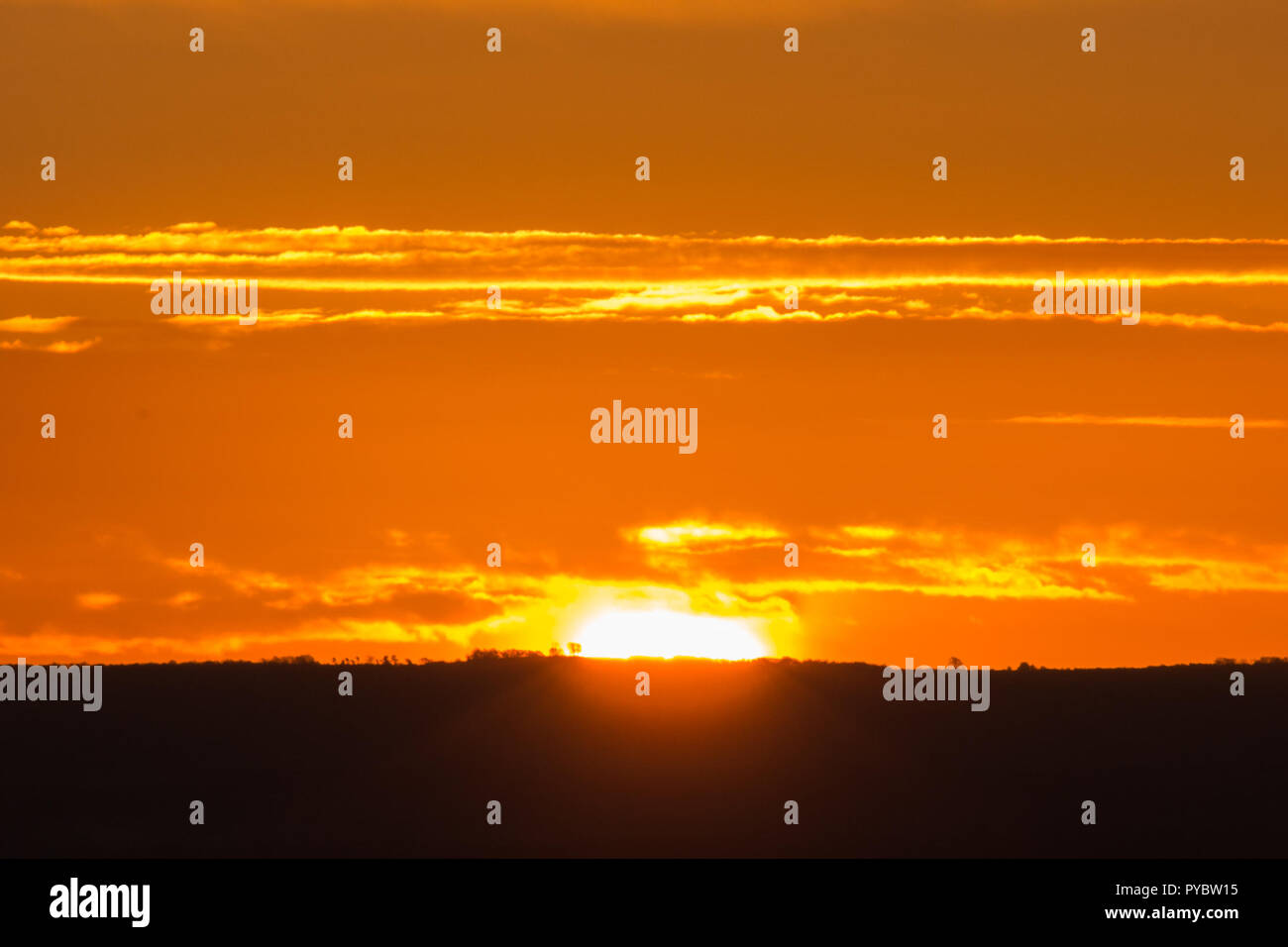 Warm orange sun hi-res stock photography and images - Alamy