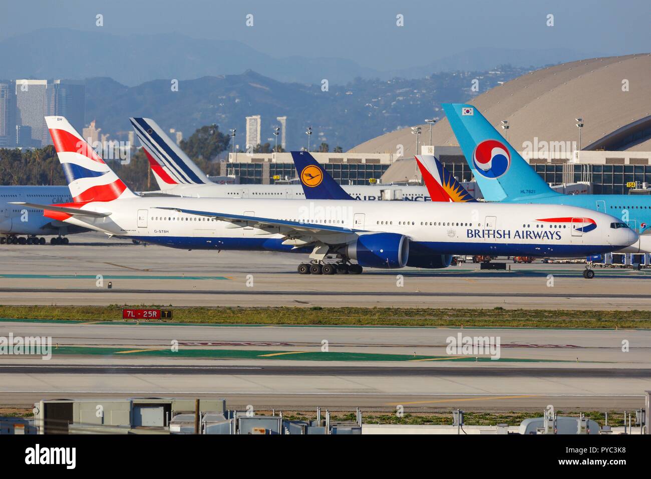 Los Angeles, USA - 19. February 2016: British Airways Boeing 777-300 at ...