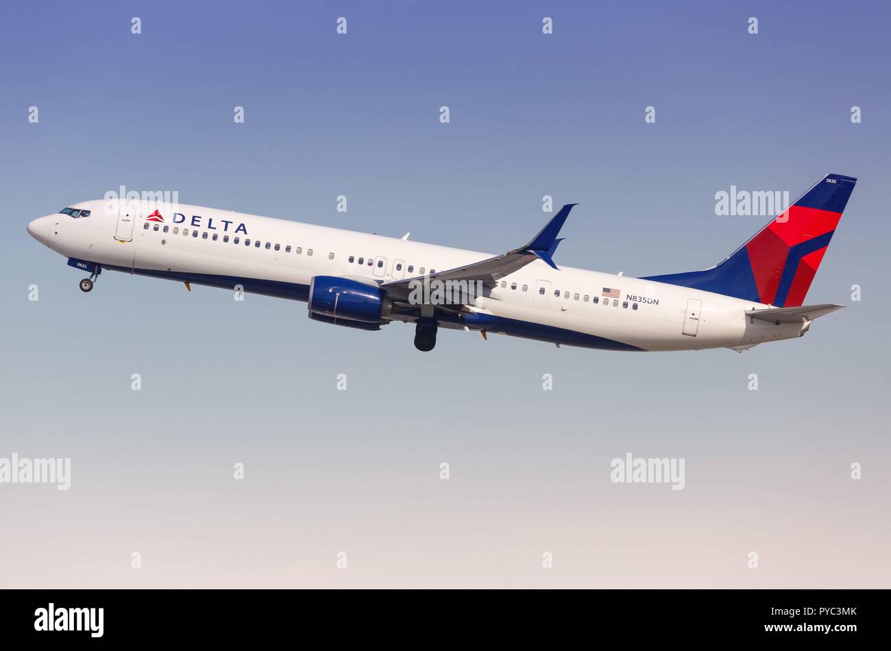 Boeing 737 Delta Seating