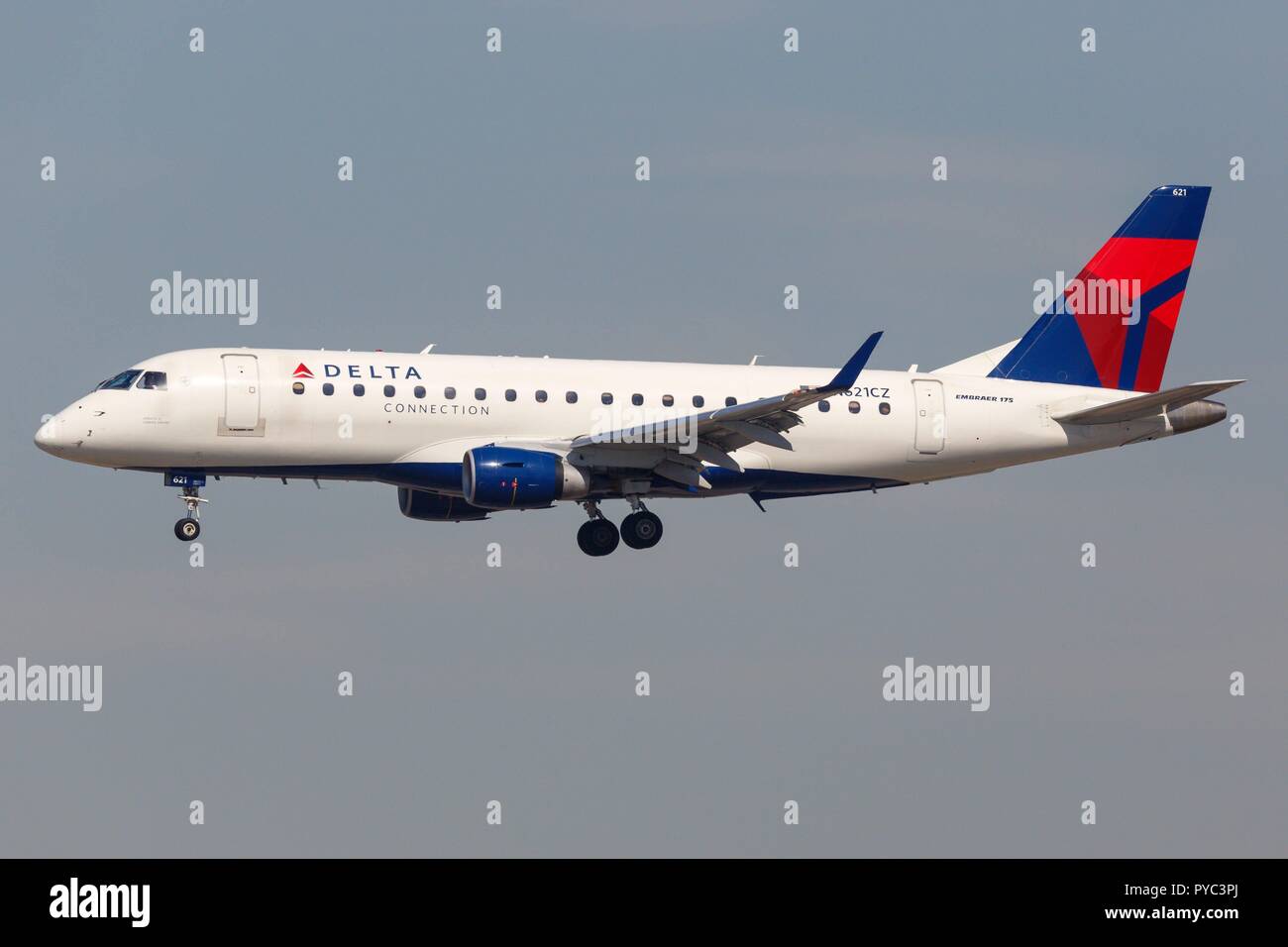Los Angeles, USA - 22. February 2016: Delta Connection Embraer 170 at ...