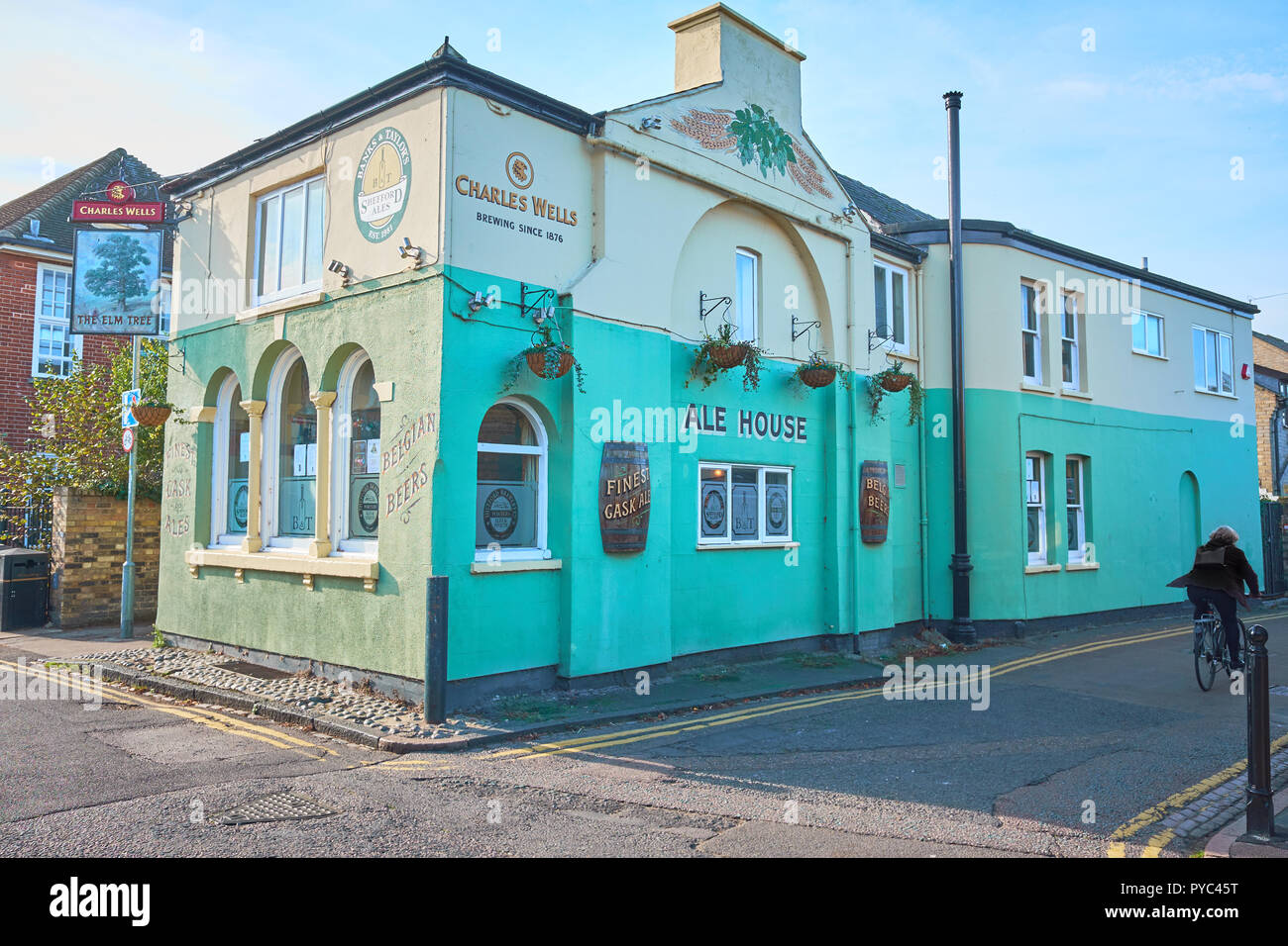 Charles wells public house hi-res stock photography and images - Alamy