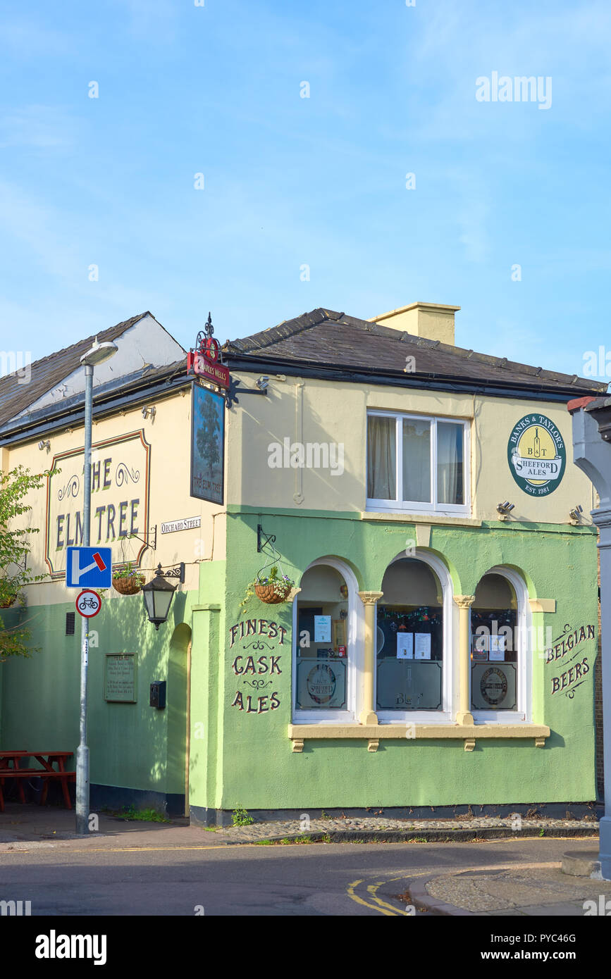 The elm tree inn hi-res stock photography and images - Alamy