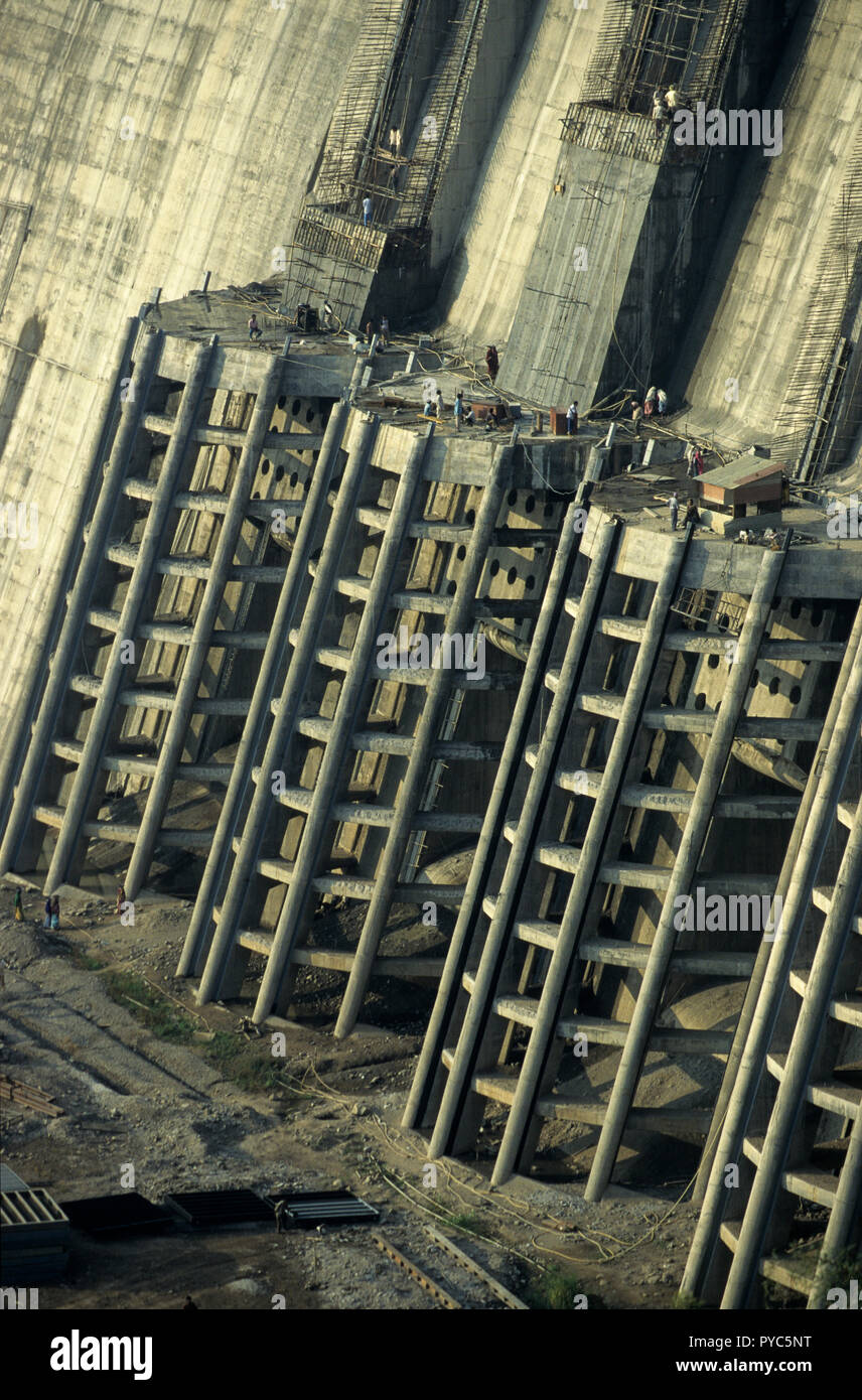 INDIA, Narmada large hydro power dams, construction site of SSP Sardar ...