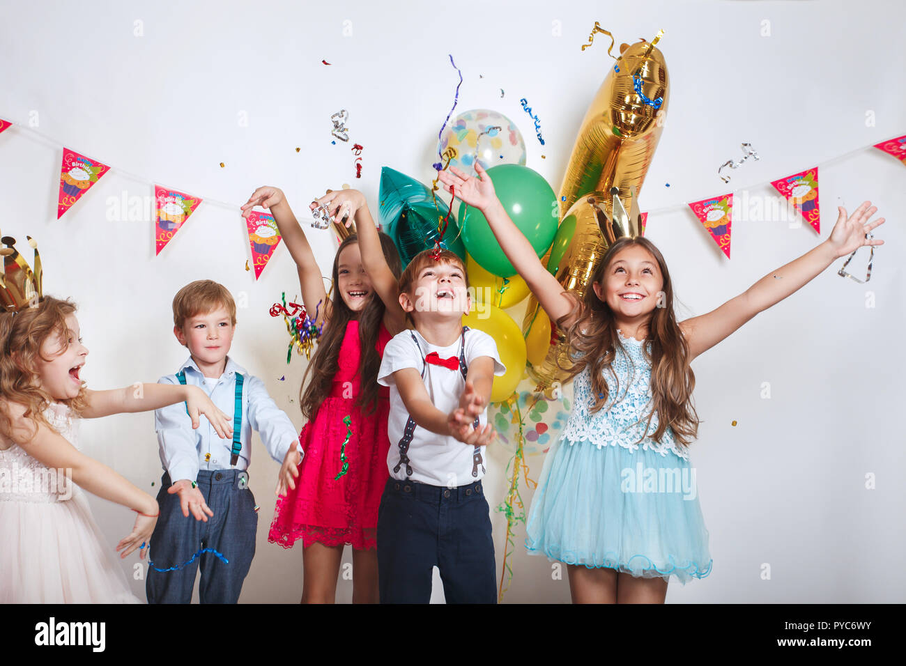 People throwing confetti party hi-res stock photography and images - Alamy