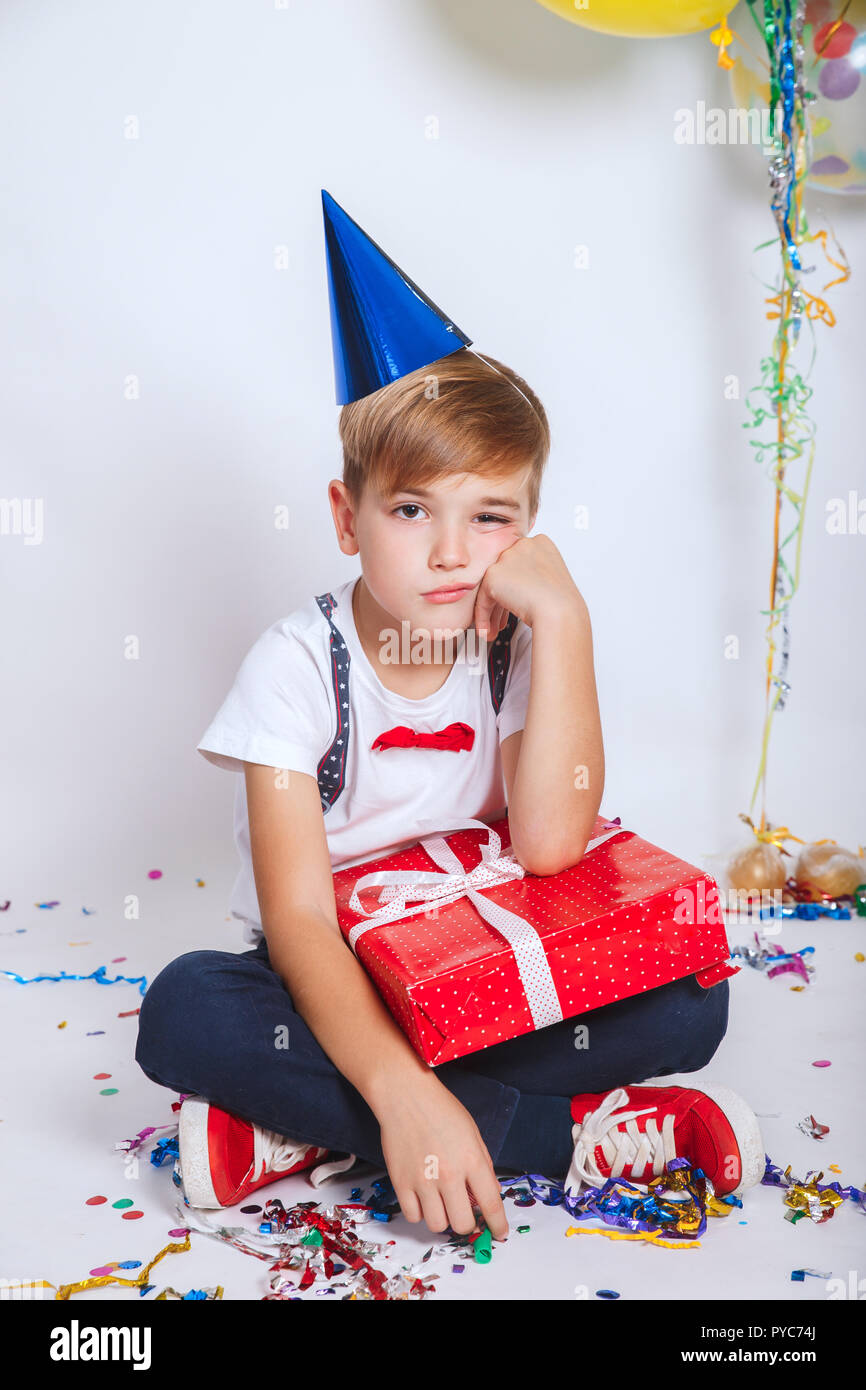 Sad kid box hi-res stock photography and images - Alamy