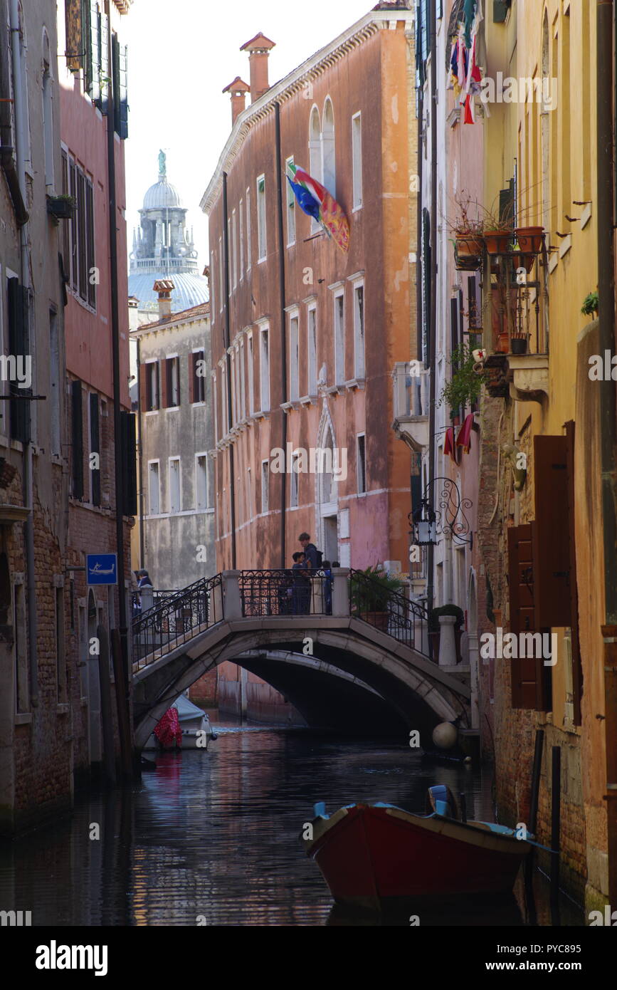 Canal scene in Venice, Italy October 2018 Stock Photo - Alamy
