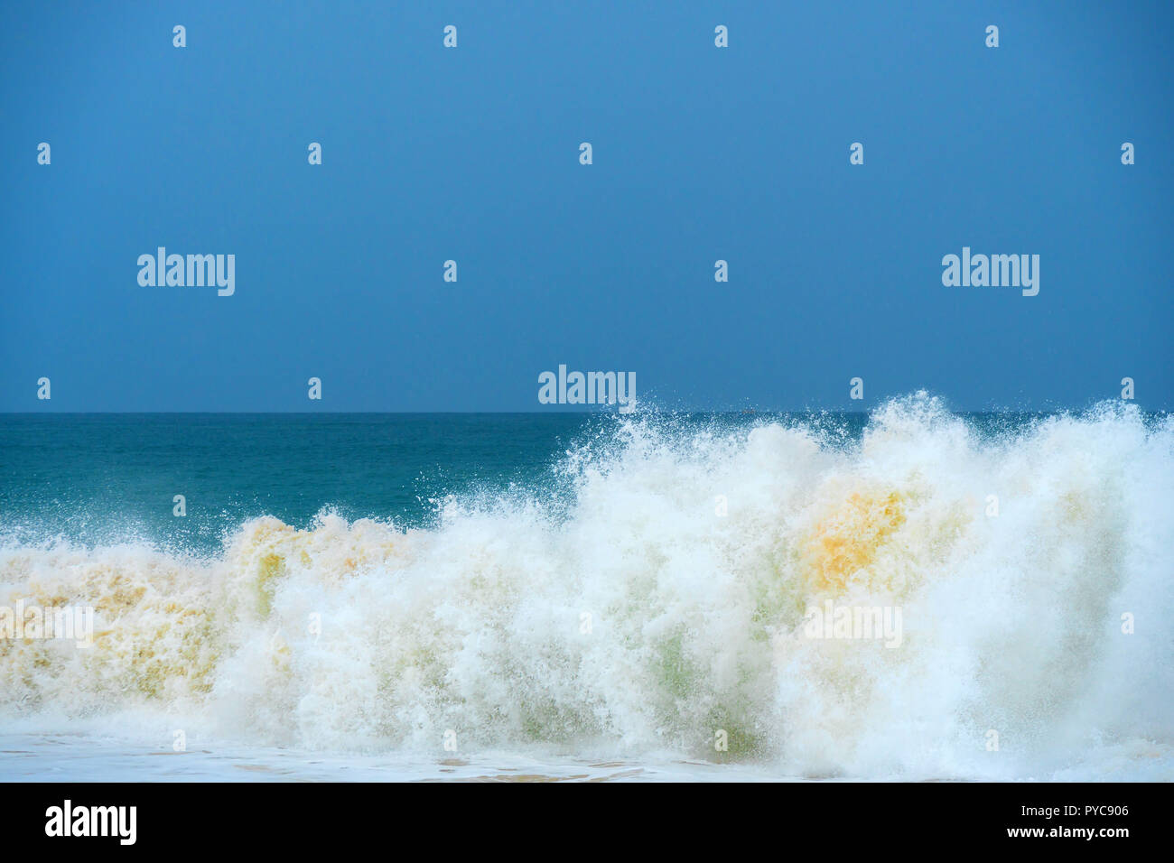 Closeup sea waves foam running hi-res stock photography and images - Alamy