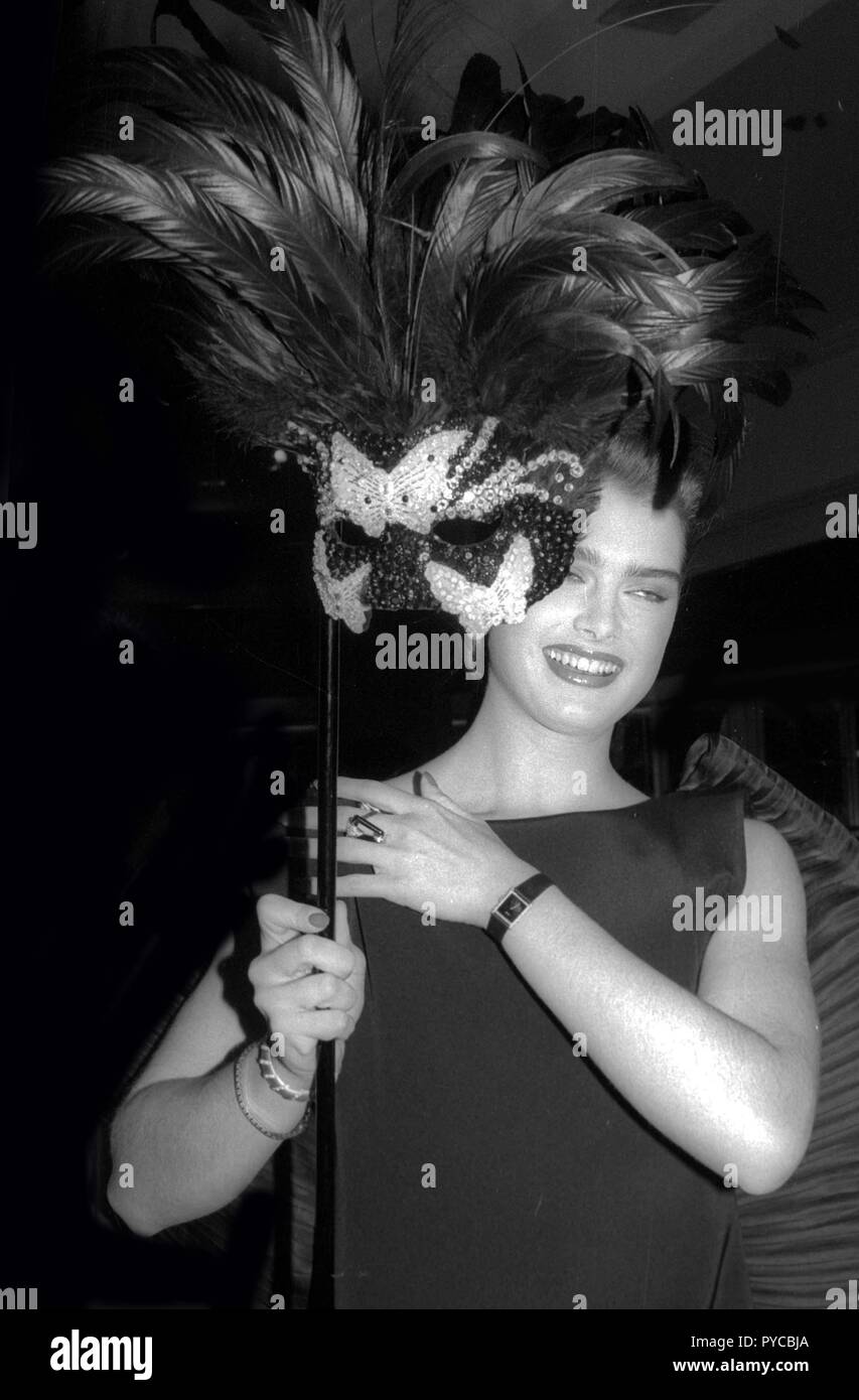 Brooke Shields 1985 Photo By Adam Scull/PHOTOlink/MediaPunch Stock Photo - Alamy