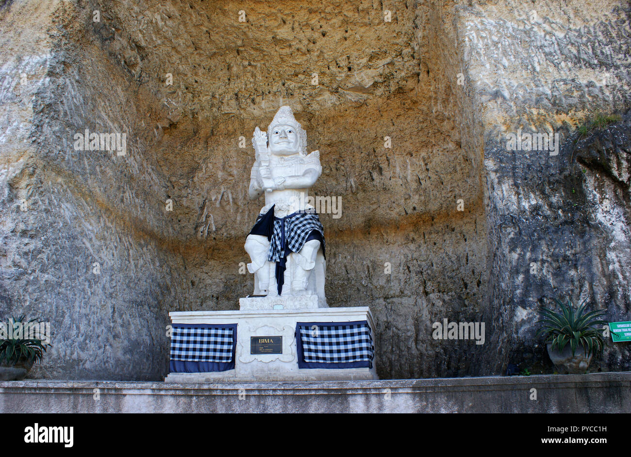 Pantai Pandawa Beach, Pandawa Statue, Bali, Indonesia Stock Photo - Alamy
