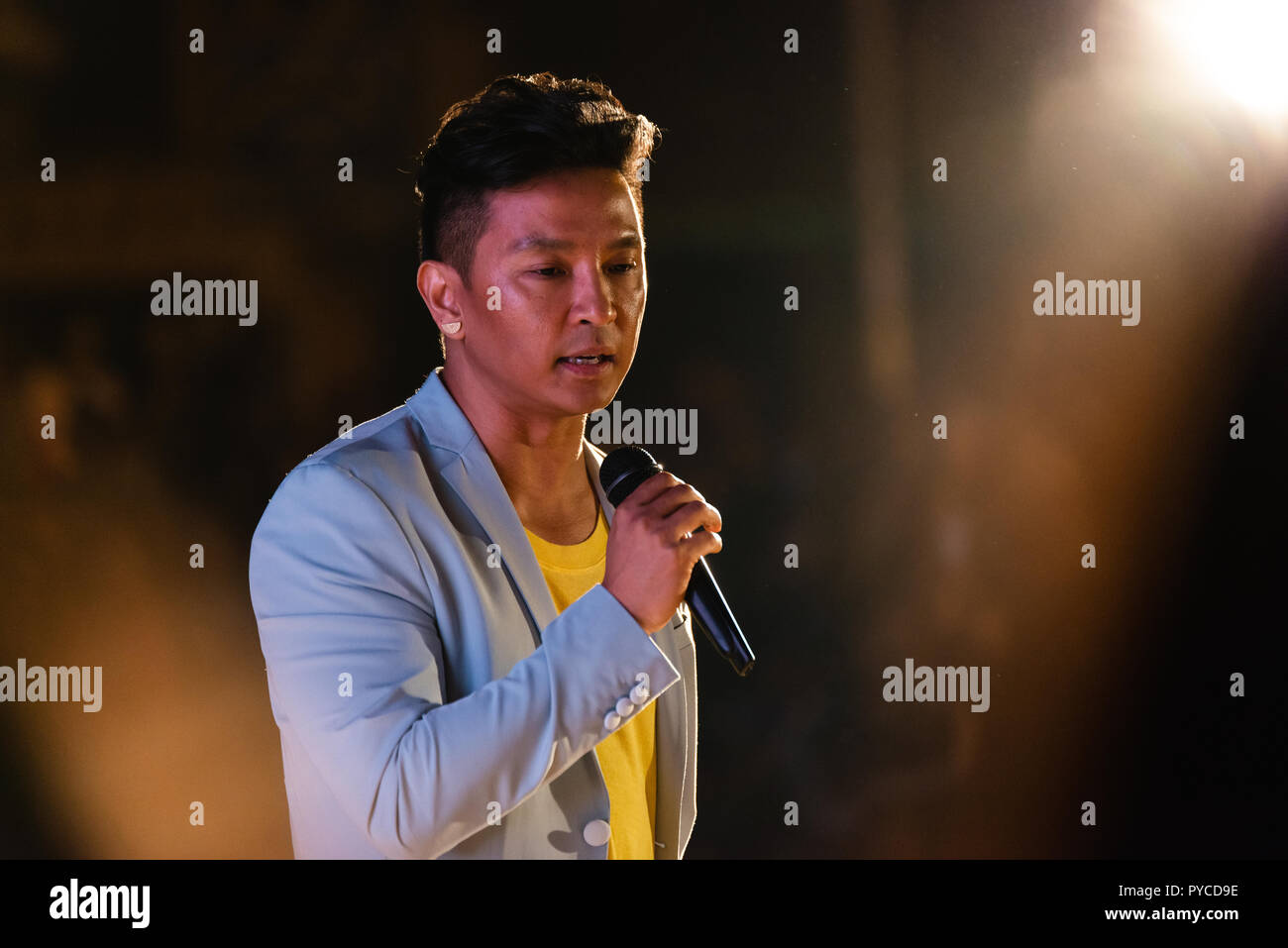 Nepali designer hi-res stock photography and images - Alamy