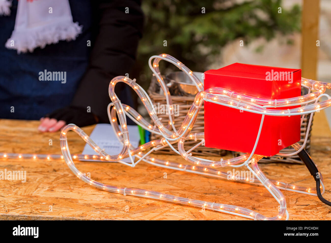 Santa claus sleigh city hi-res stock photography and images - Alamy