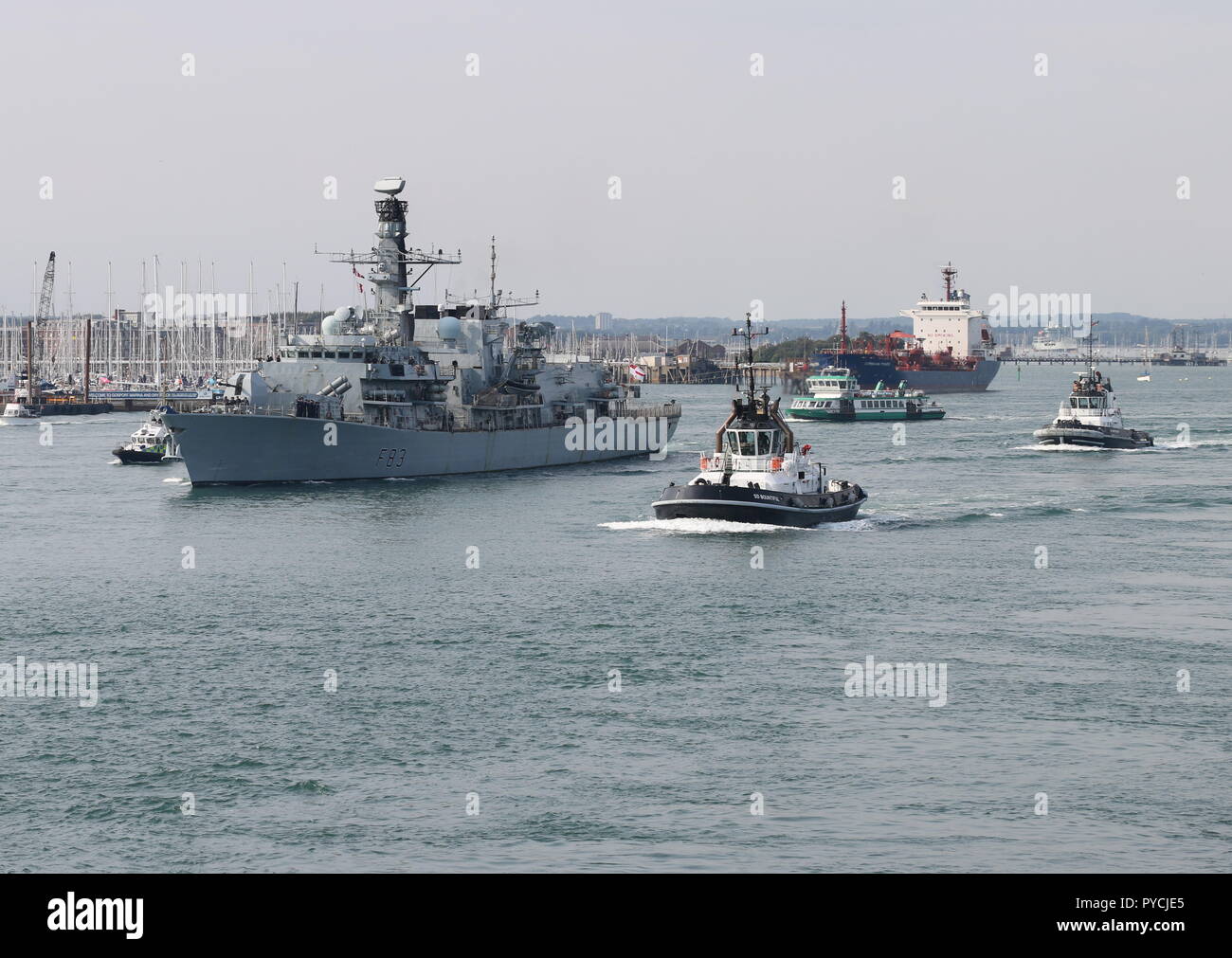 British royal navy frigate type hi-res stock photography and images - Alamy