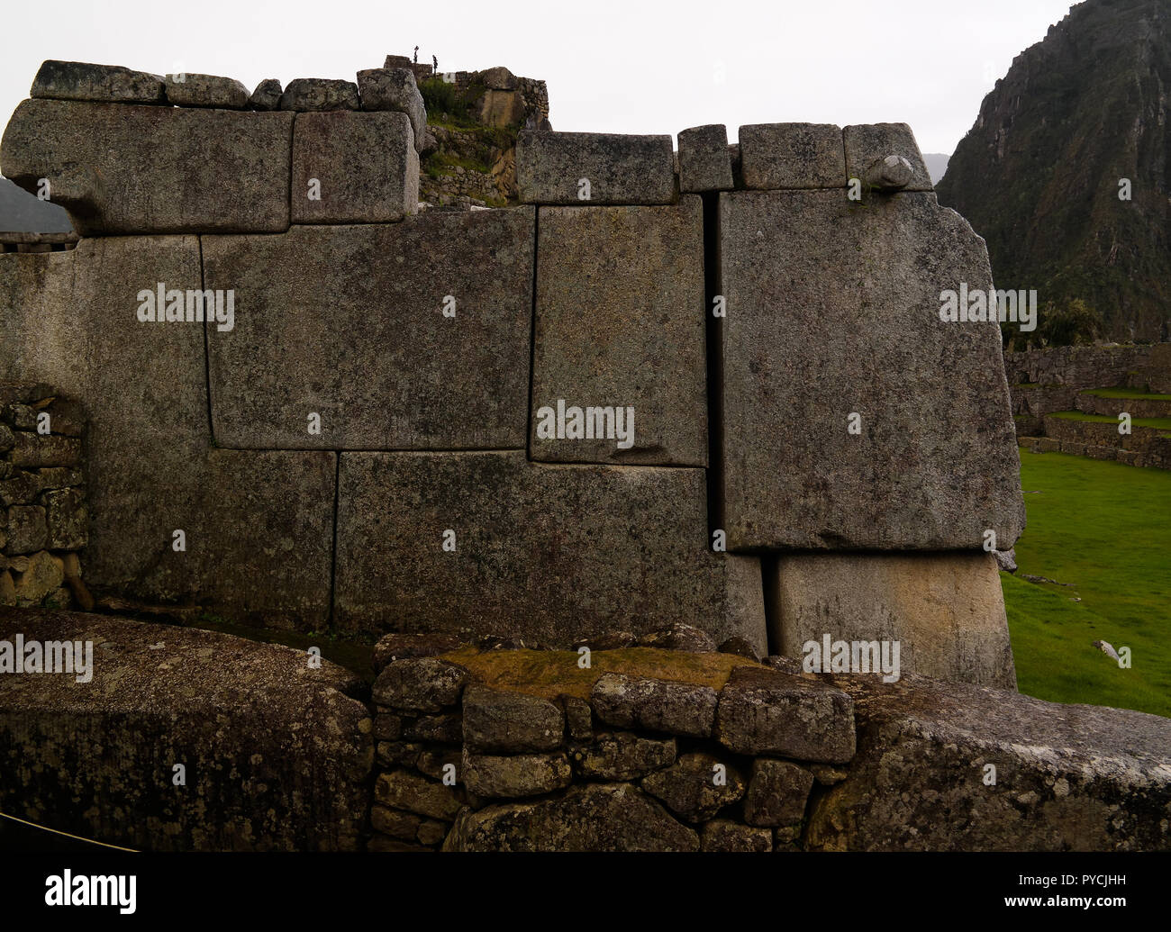 Close-up Polygonal masonry in Machu Picchu archaeological site in Cuzco ...